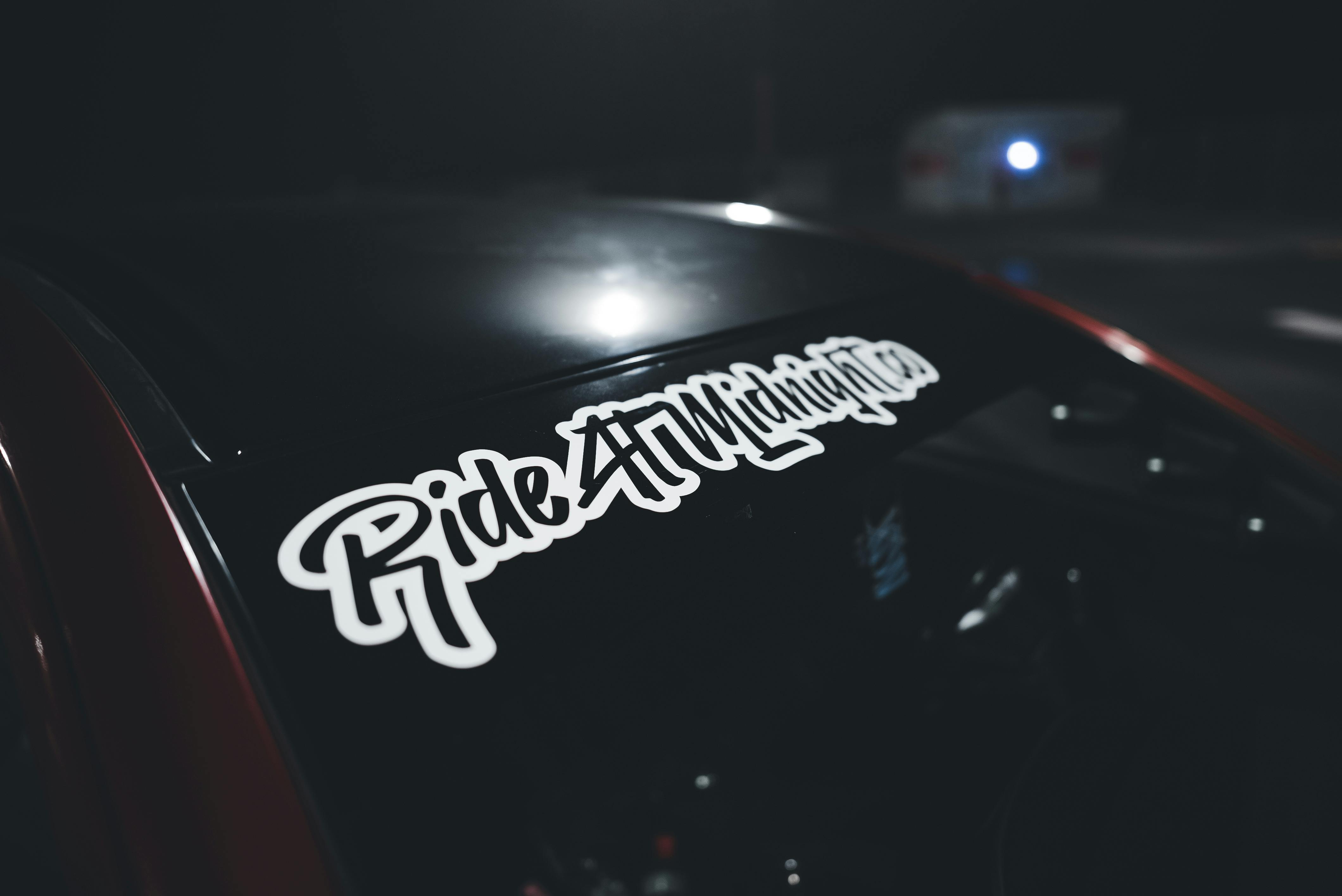 Text on Car Windshield at Night · Free Stock Photo