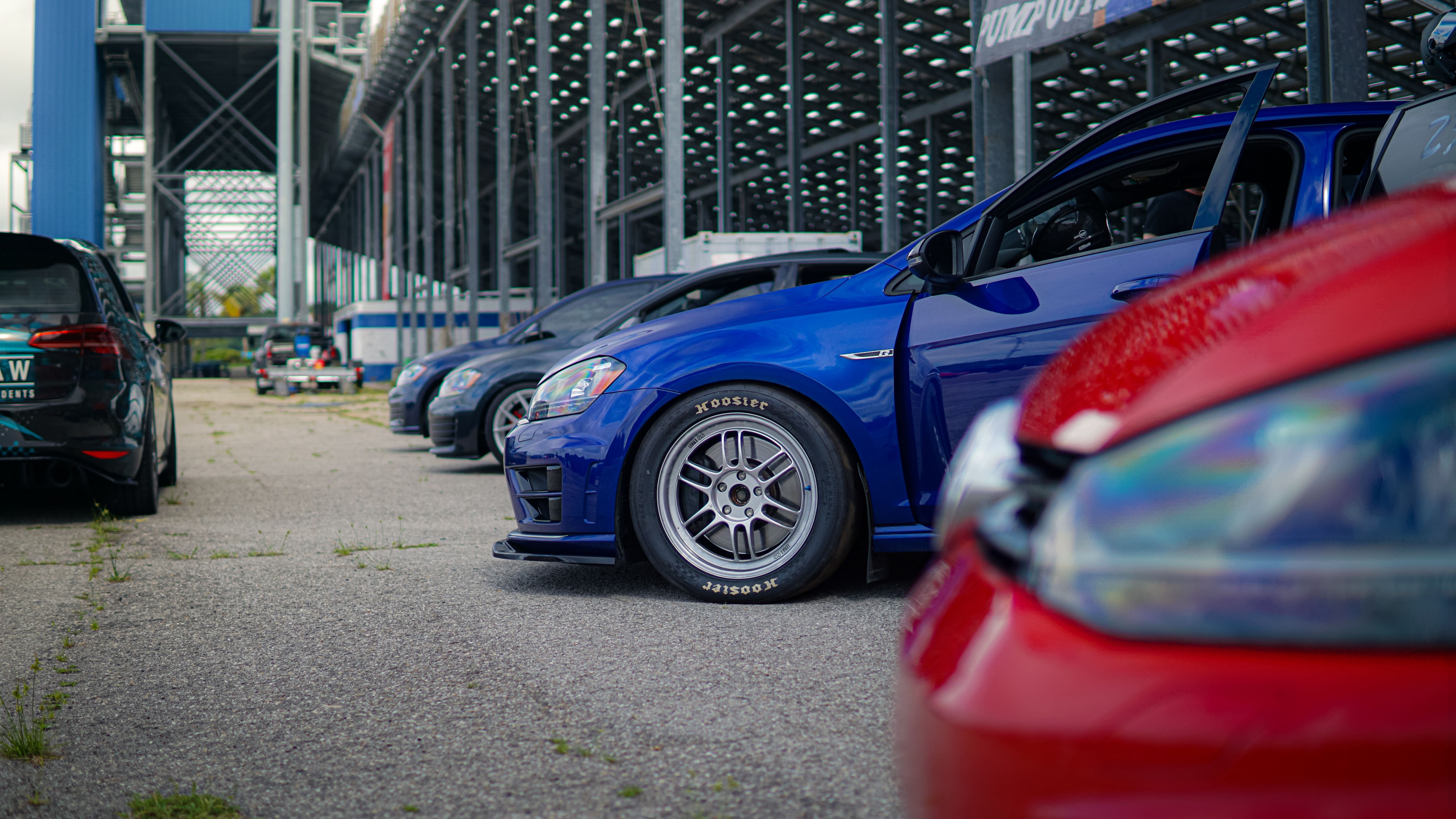 Row of Sports Cars · Free Stock Photo