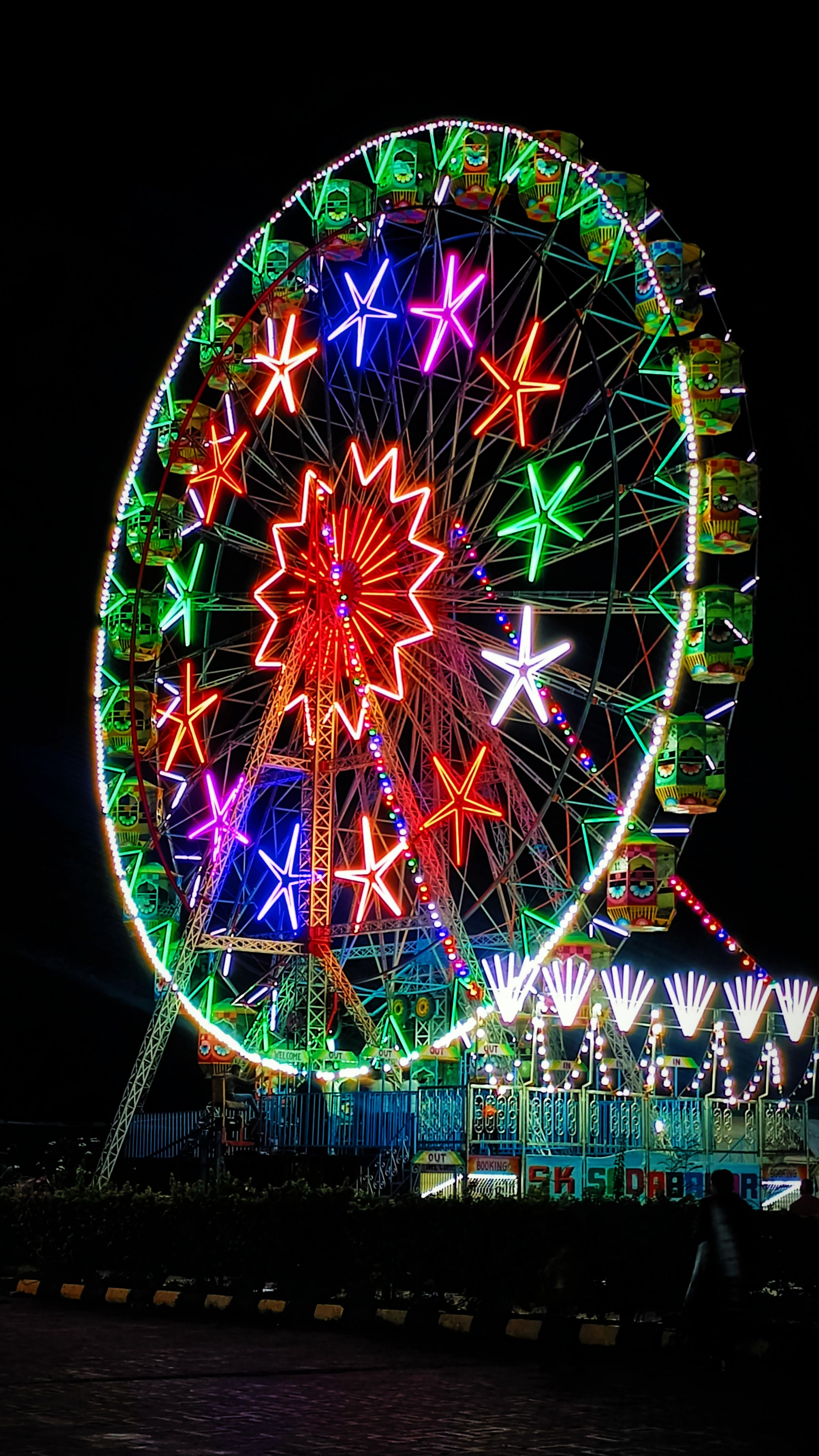 Red and Black Ferris Wheel · Free Stock Photo