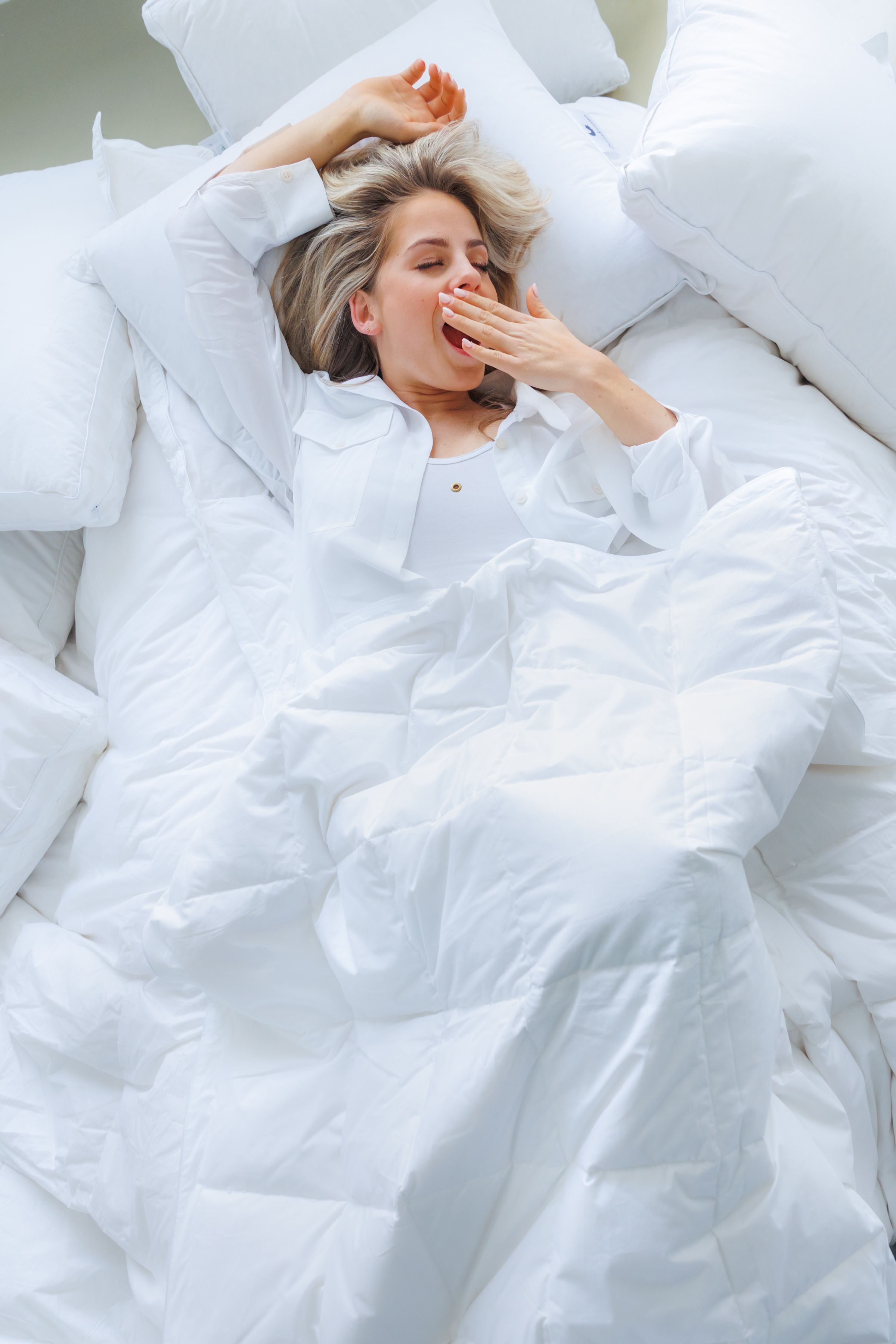 Yawning In Bed Photos, Download The BEST Free Yawning In Bed Stock ...