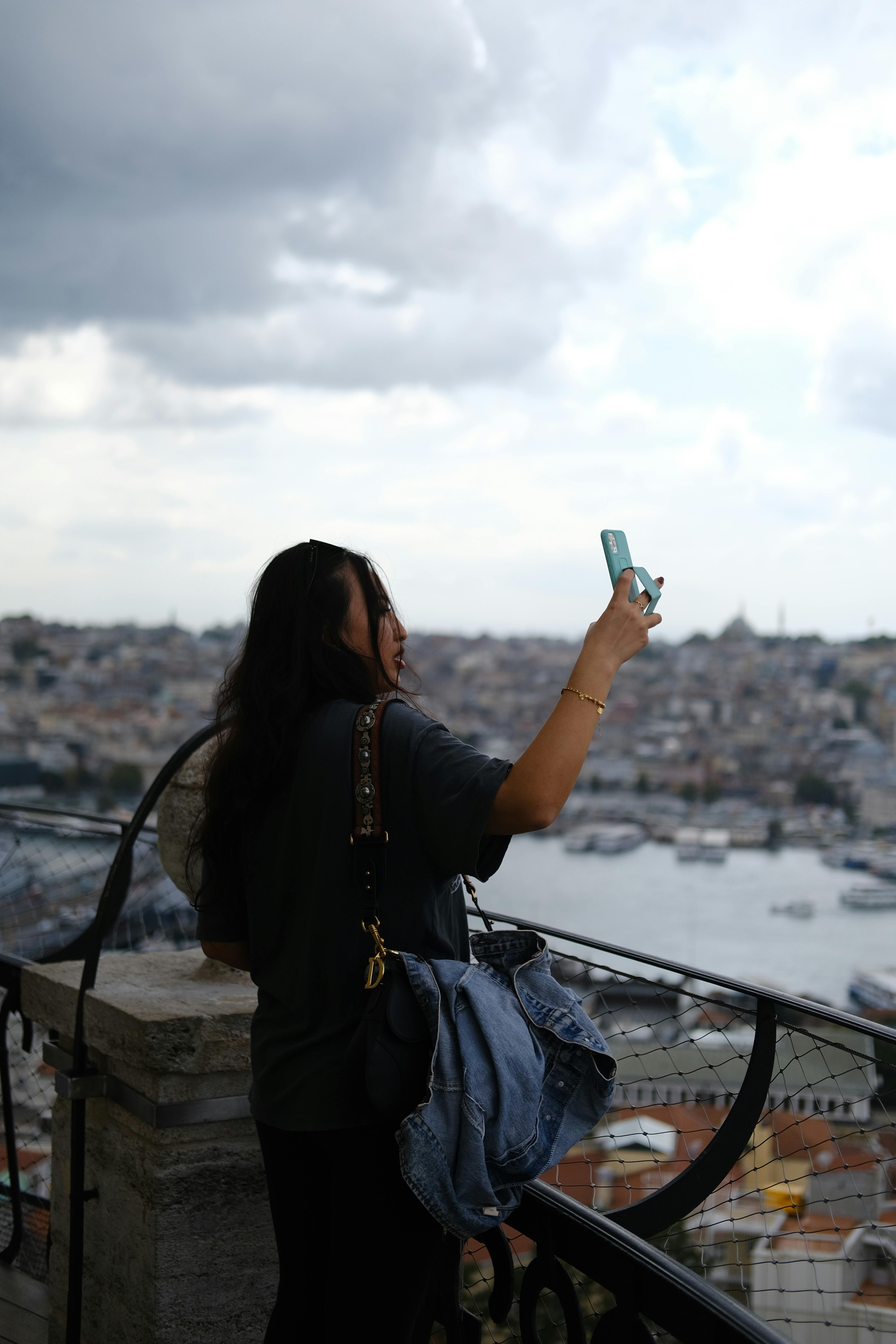 Selfie Point Photos, Download The BEST Free Selfie Point Stock Photos ...