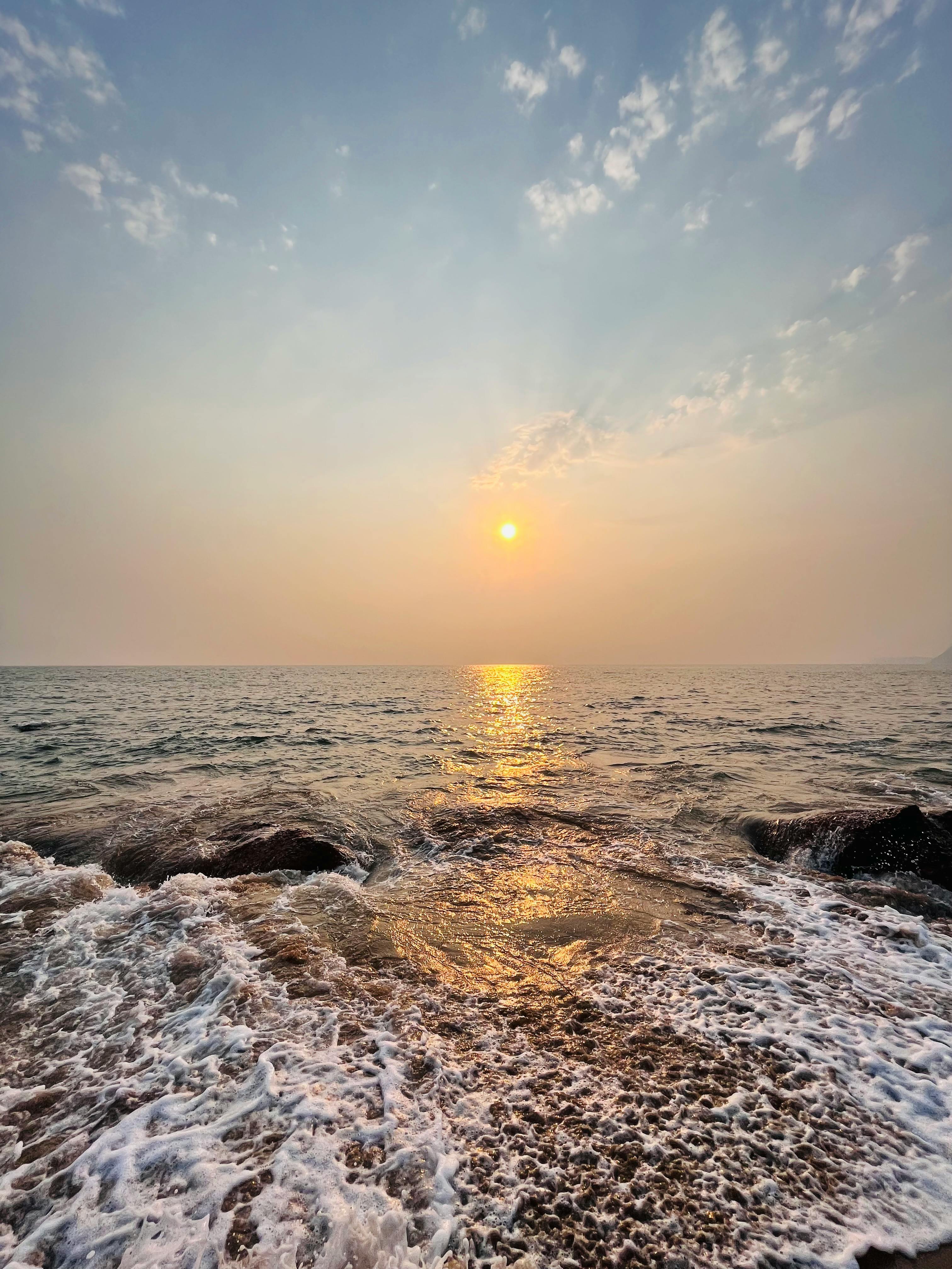 Sunrise Over the Ocean · Free Stock Photo