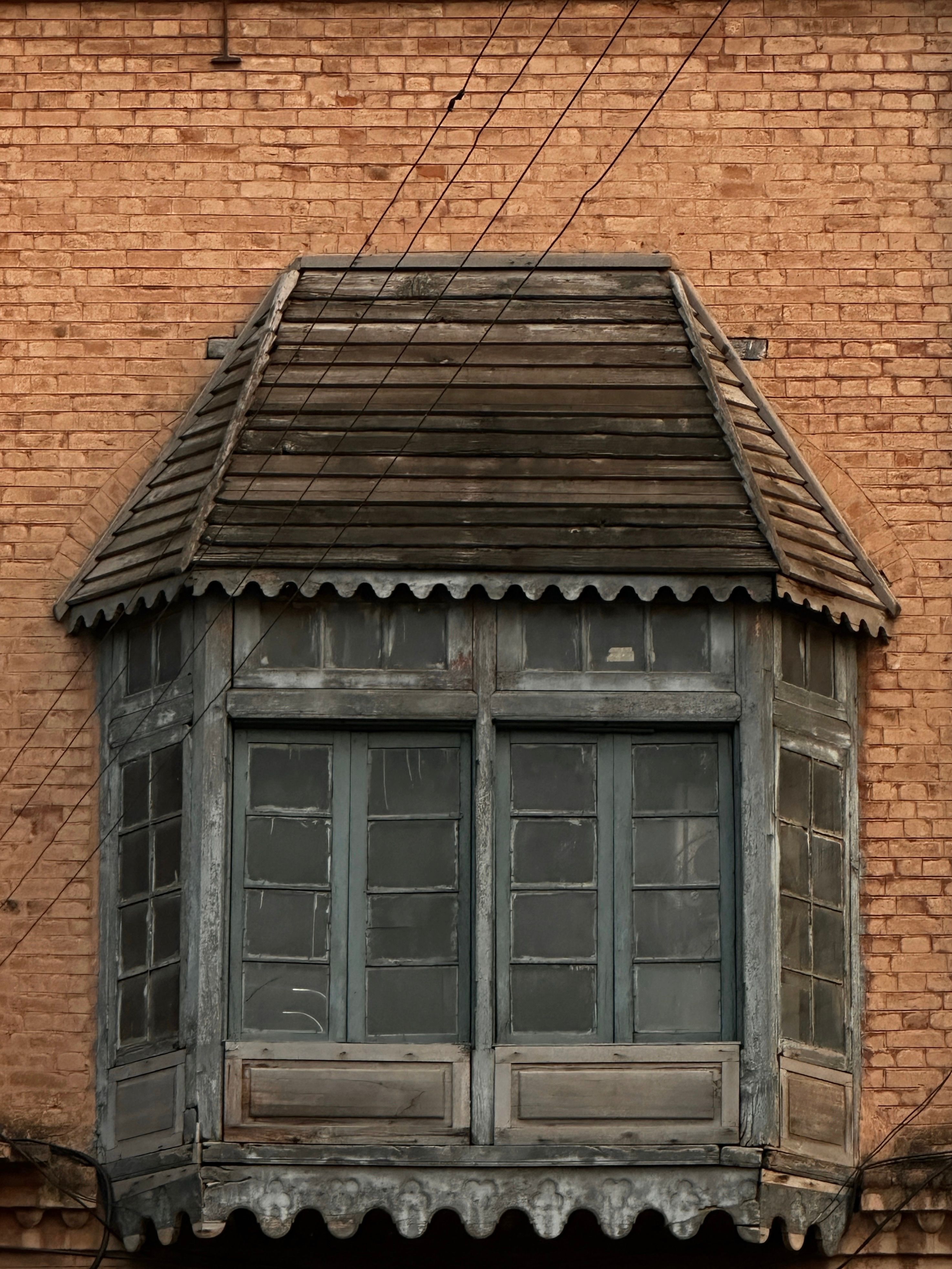 Exterior of an Old Building · Free Stock Photo