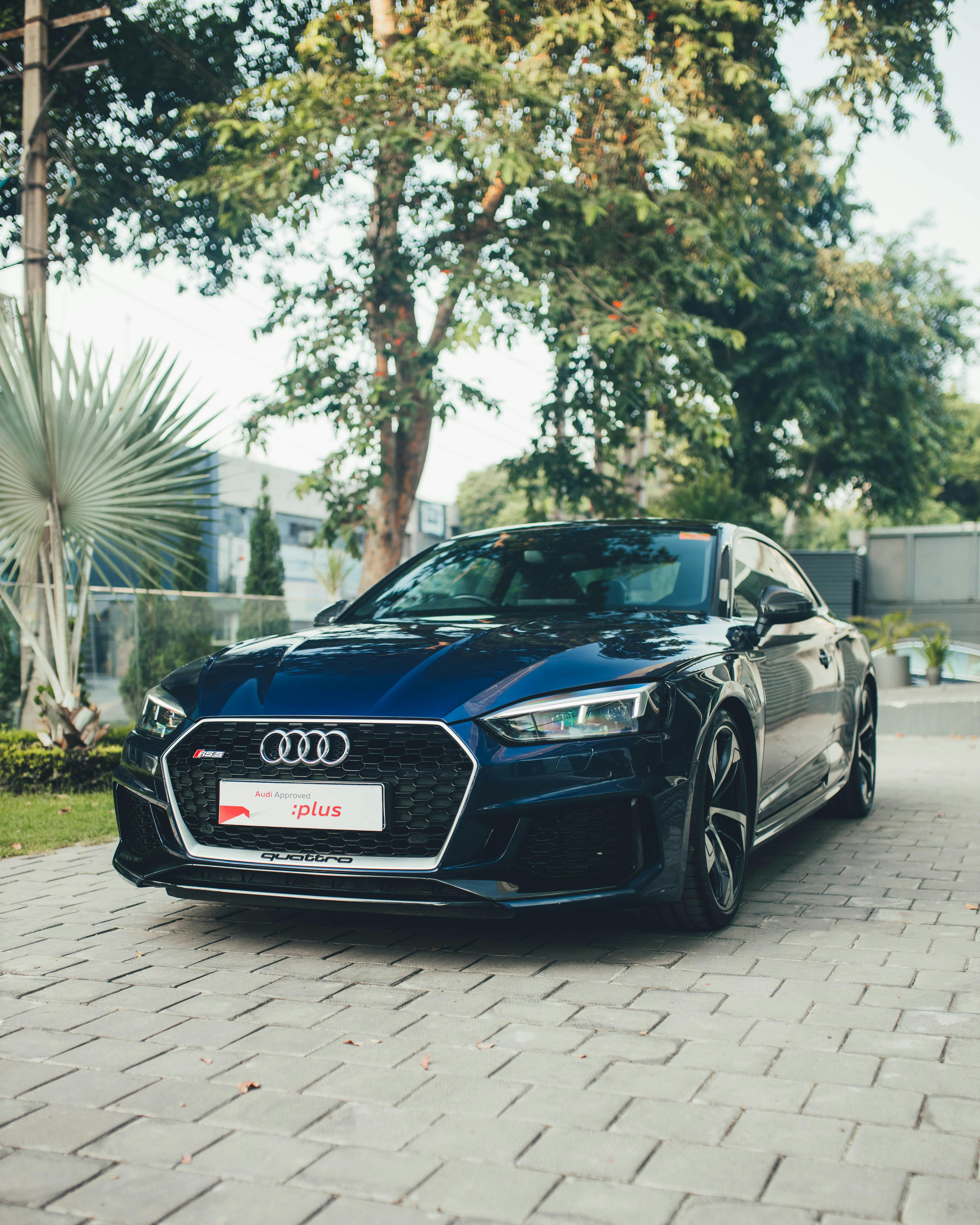 Blue Audi RS5 · Free Stock Photo