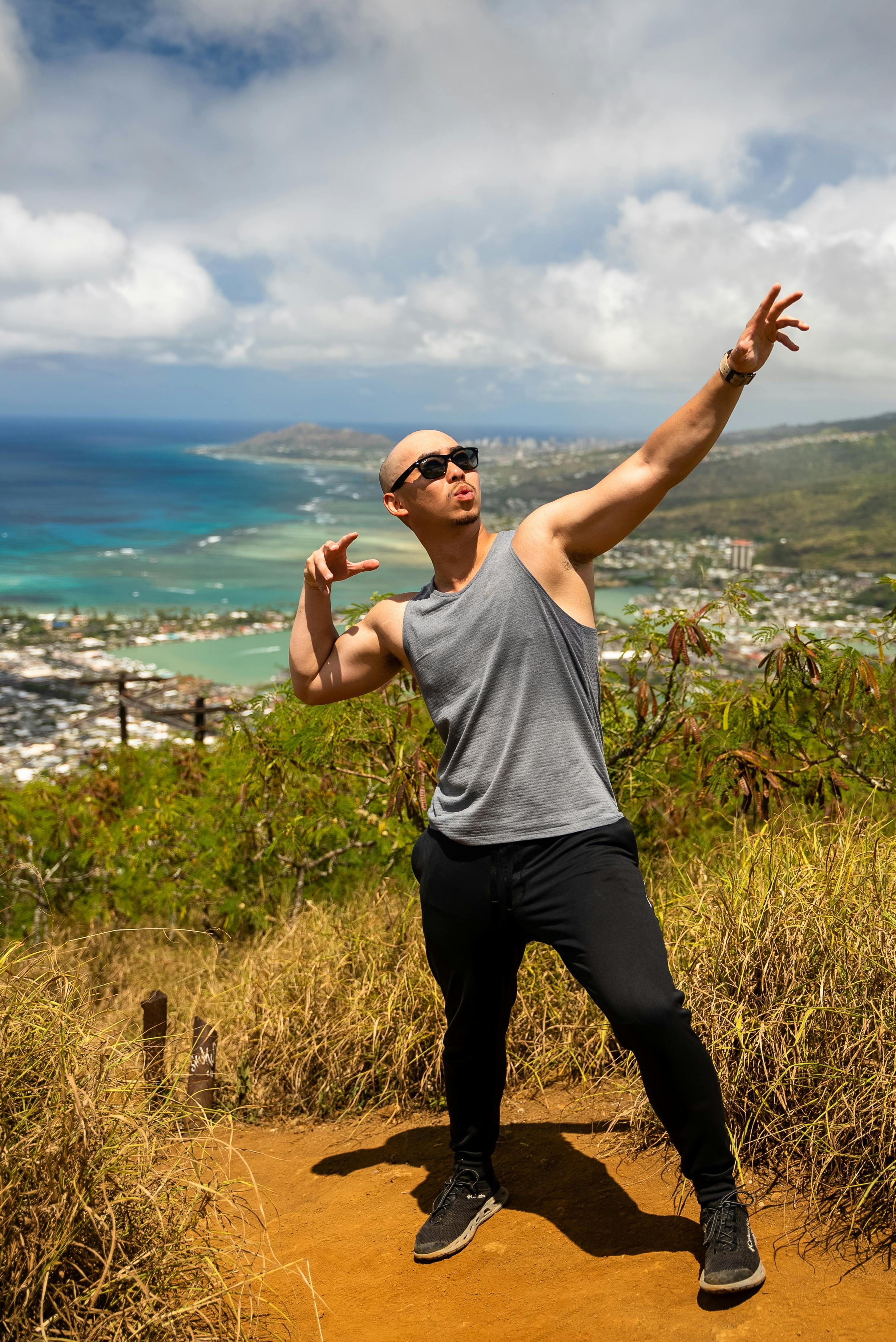 Throwing Ball Pose Photos, Download The BEST Free Throwing Ball Pose ...