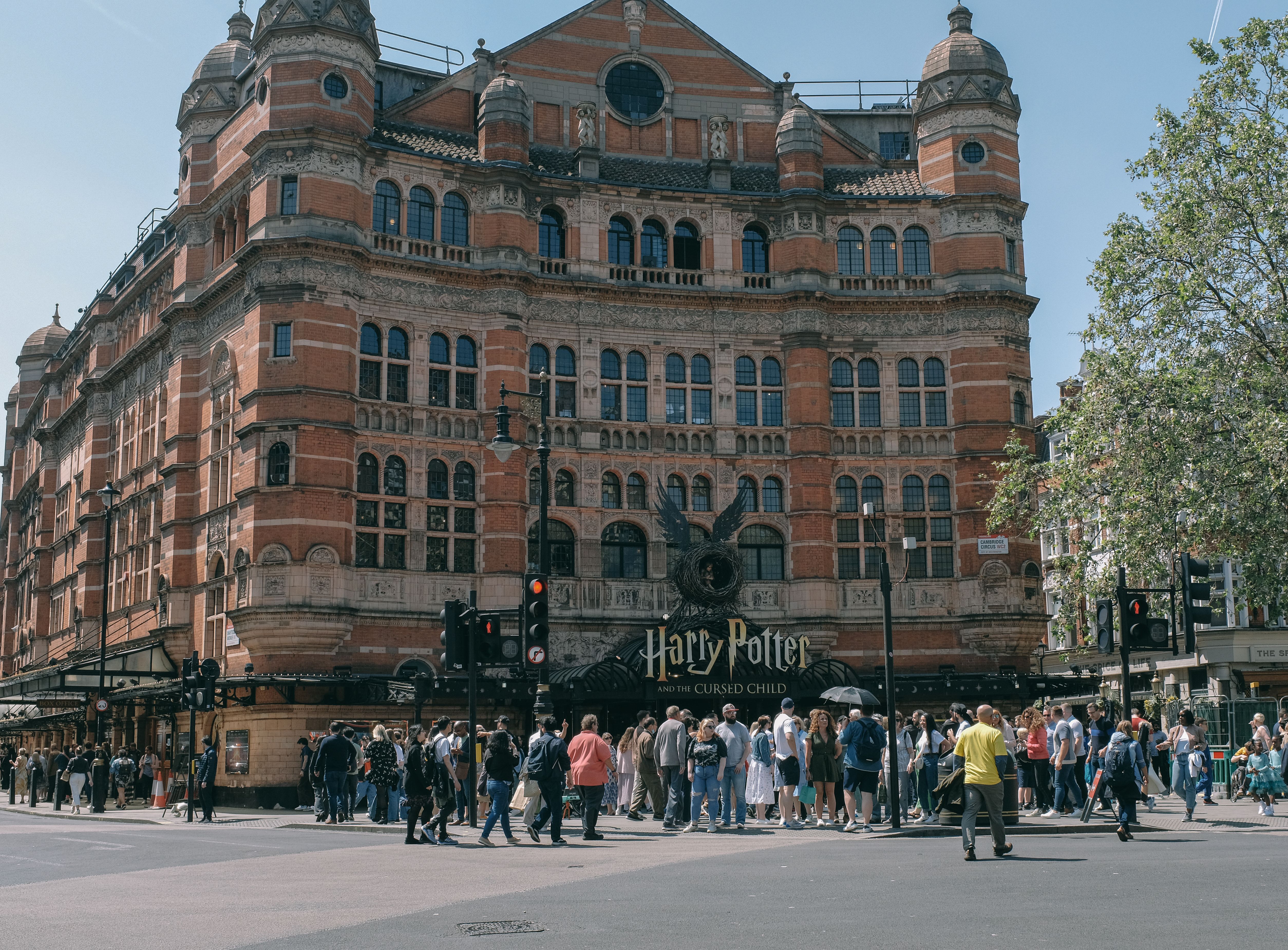 Crowd Near Palace Theatre in London, England · Free Stock Photo