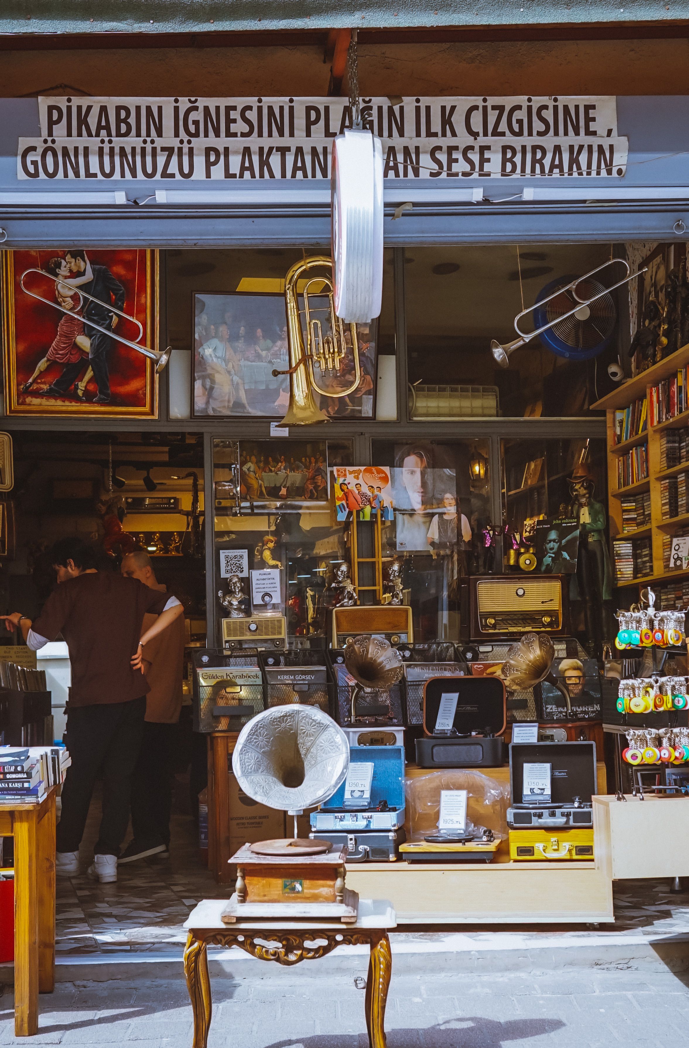 Music Store with Vintage Instruments in Town in Turkey · Free Stock Photo