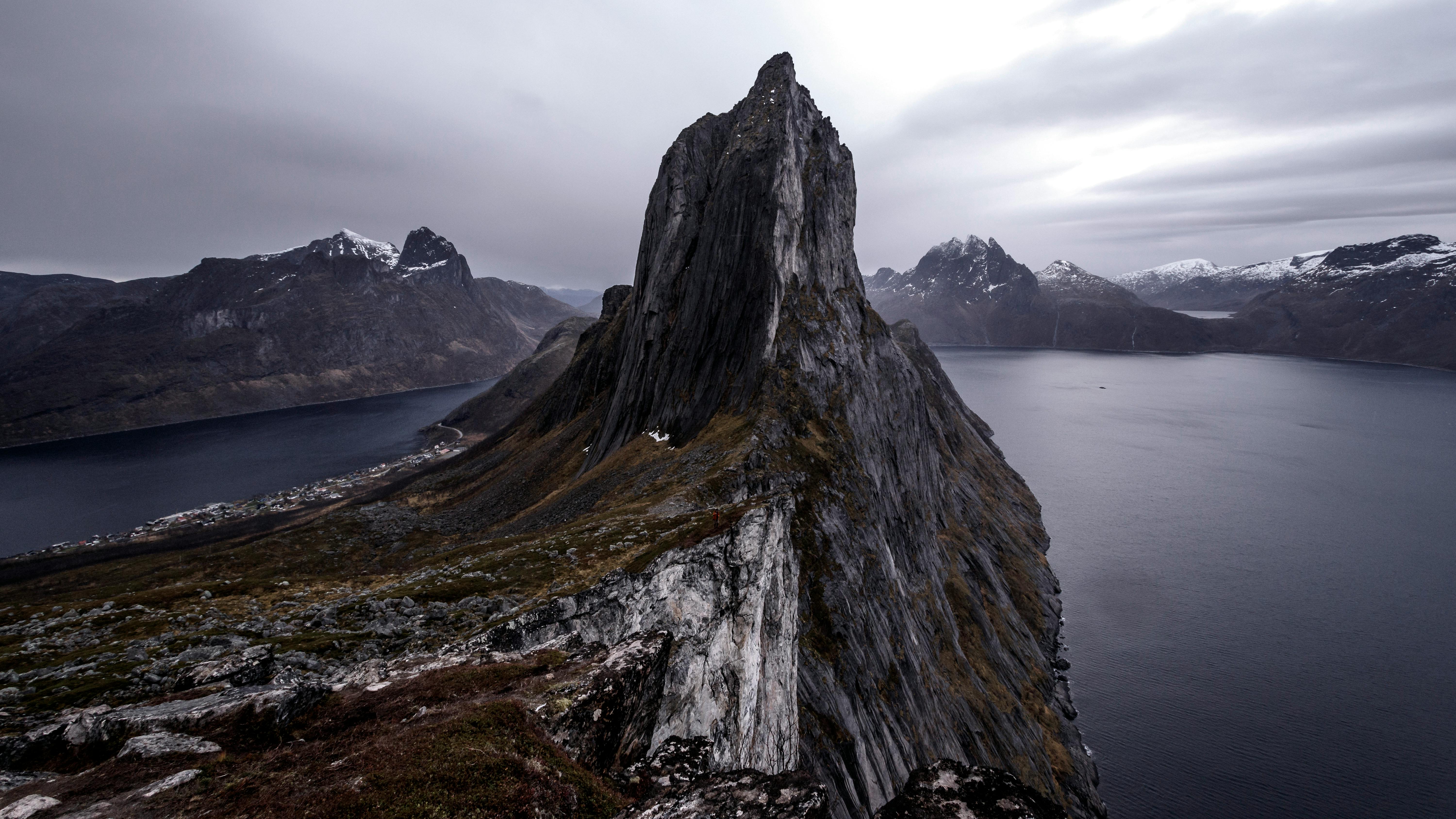 View of the Segla Mountain and the Surrounding Lake · Free Stock Photo