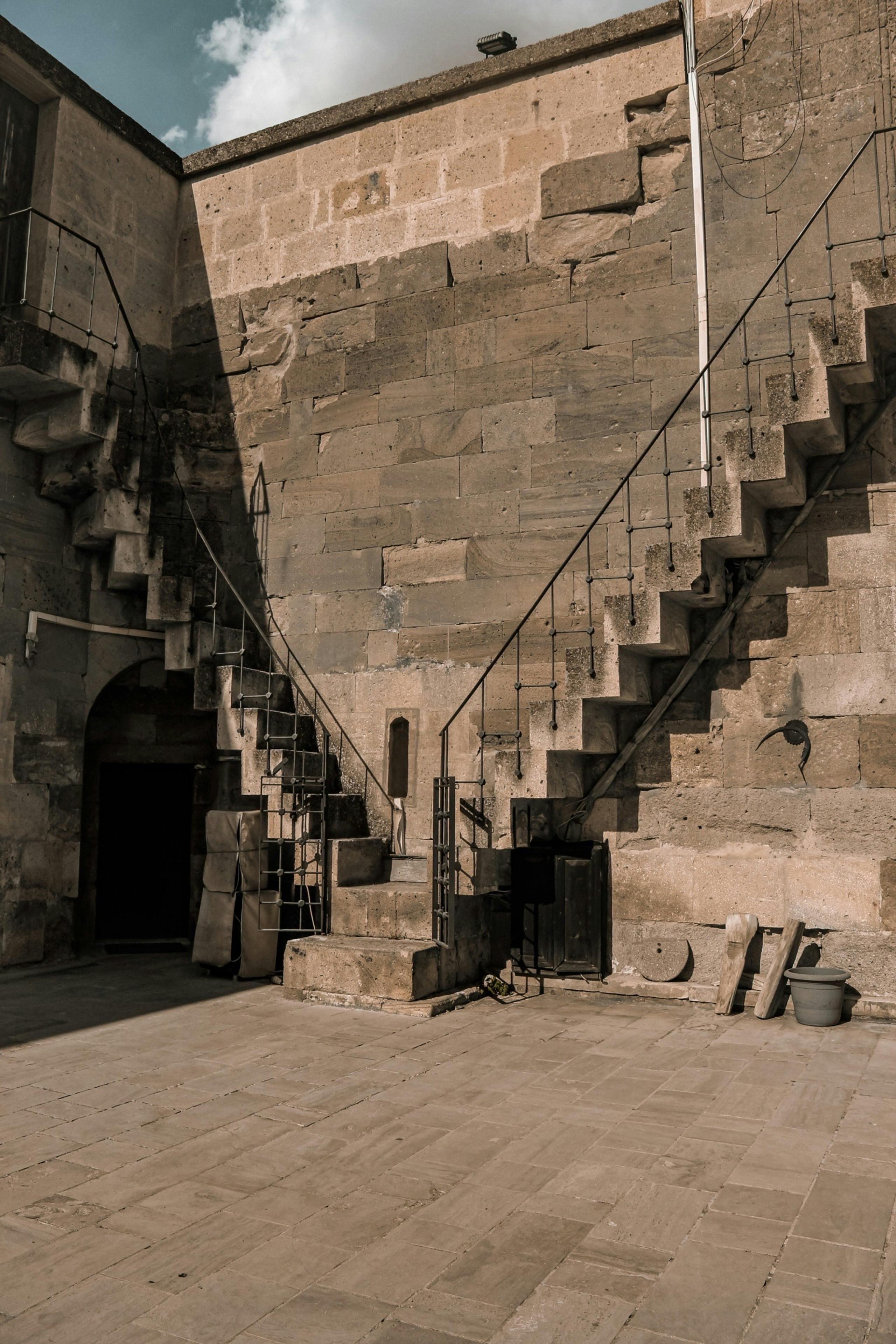 Surrounding Wall and Steps of a Historical Castle · Free Stock Photo