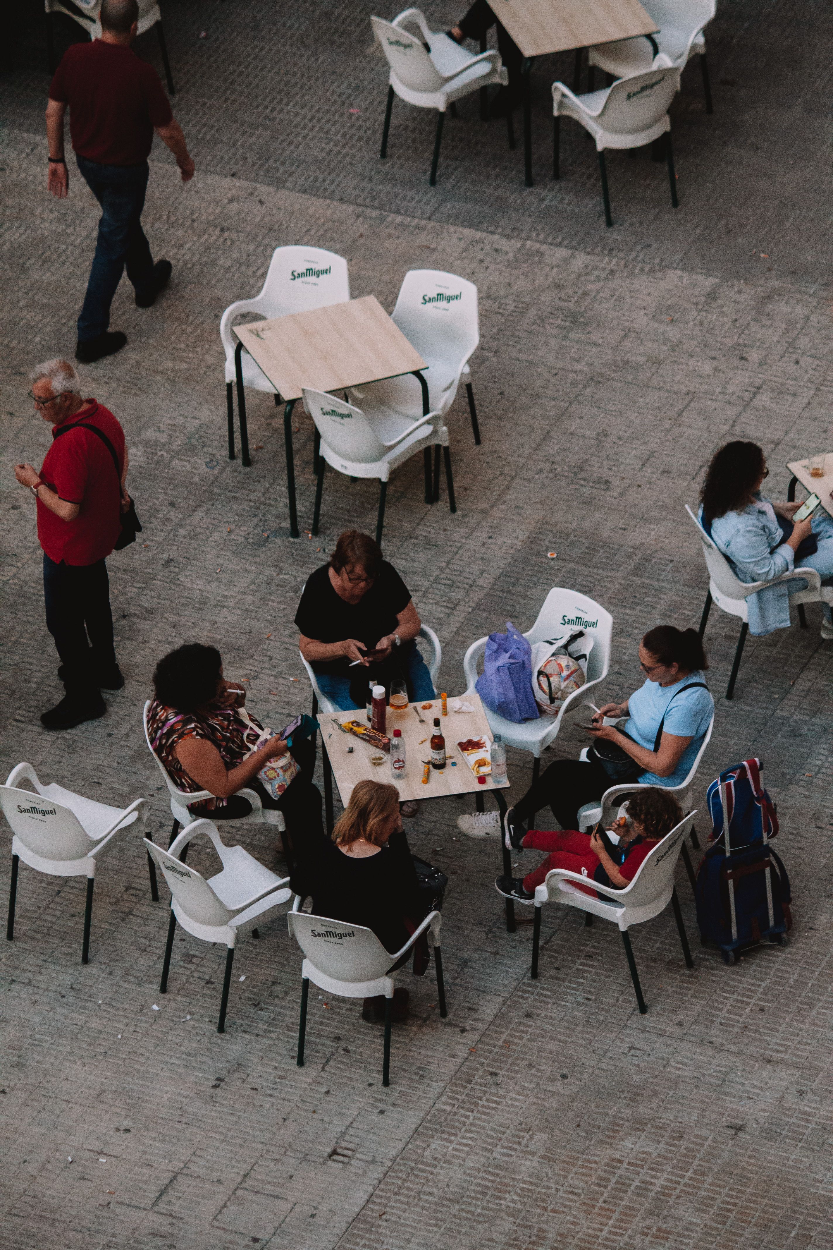 People Sitting On A Chair Photos, Download The BEST Free People Sitting ...