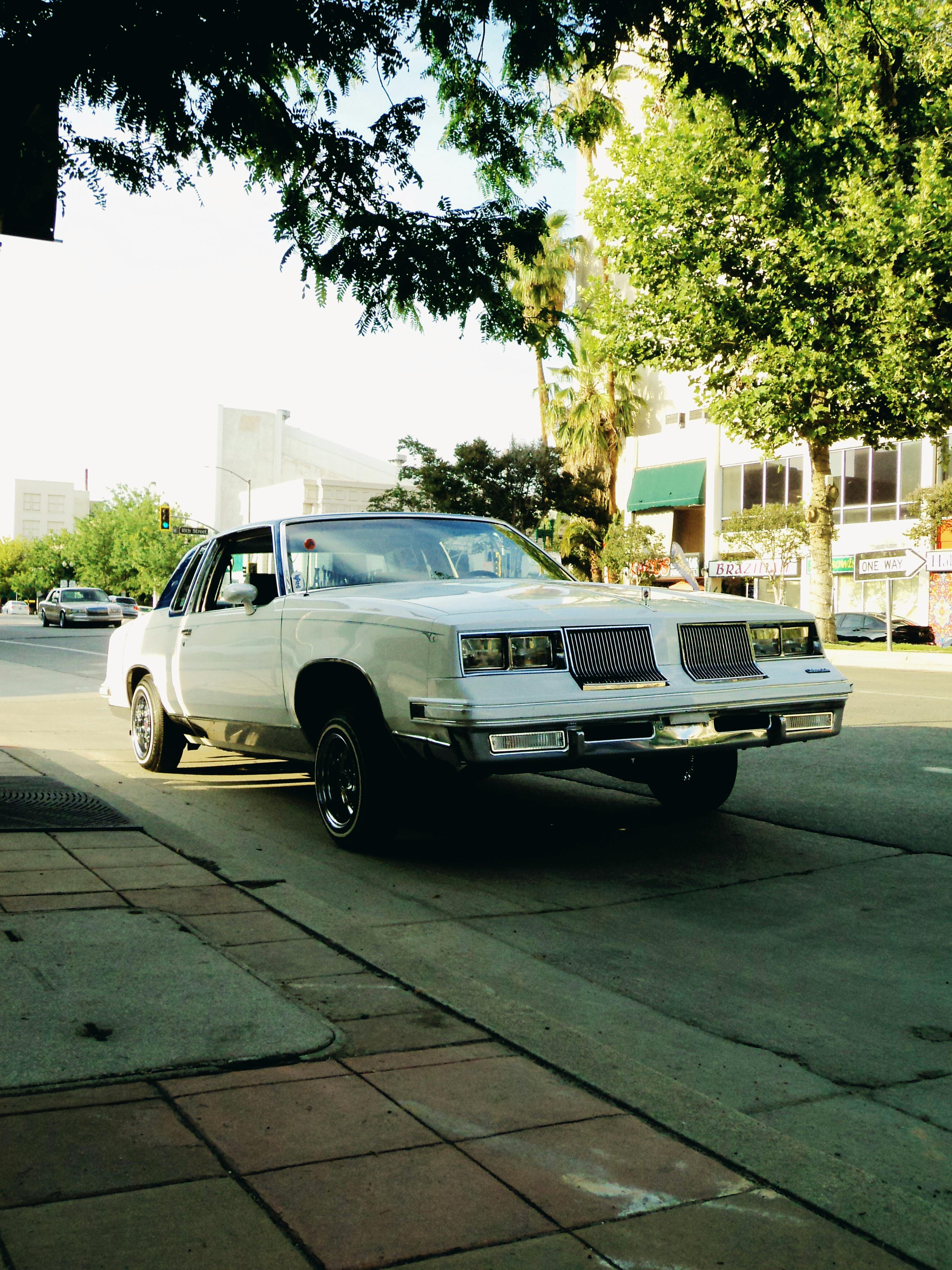 White Vinage Car · Free Stock Photo