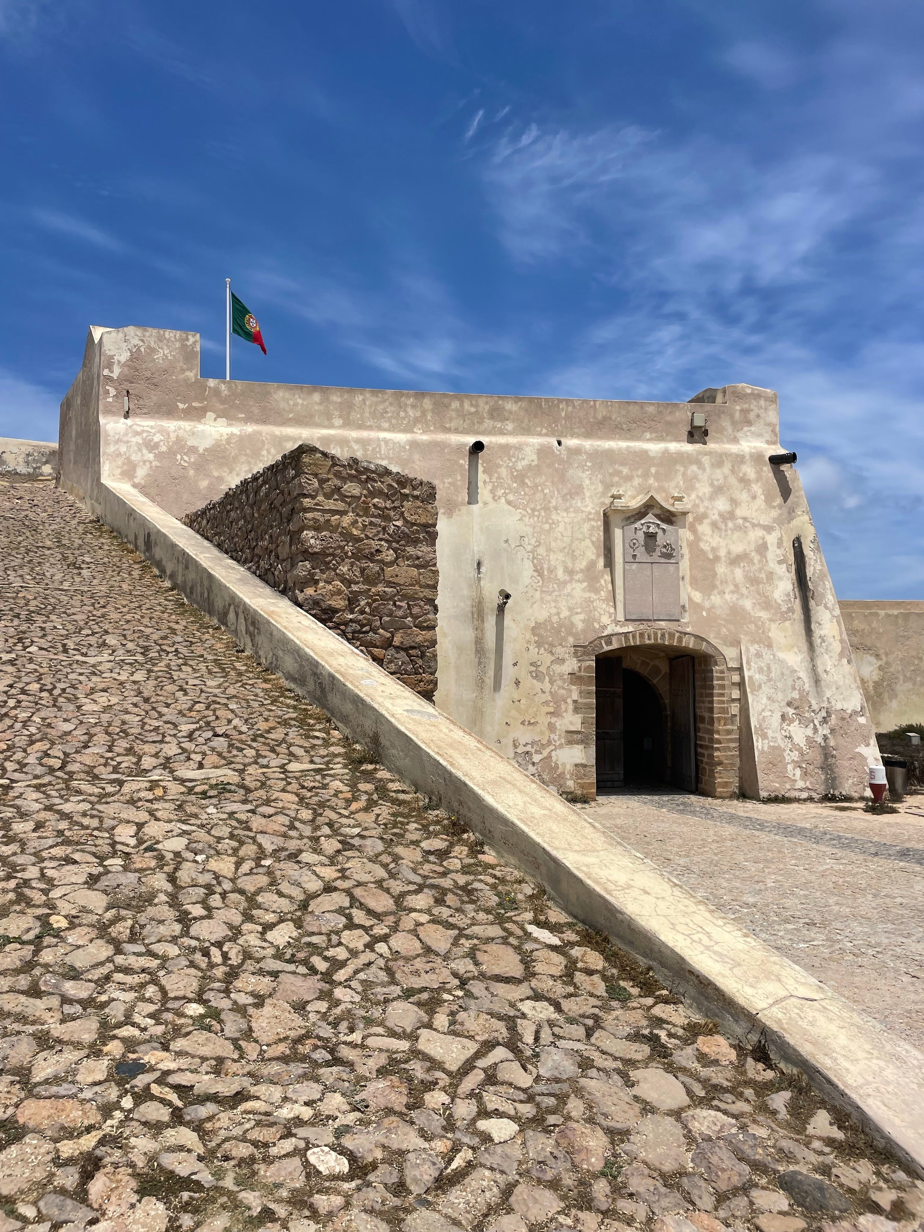 Foto profissional gratuita de bandeira de portugal, fortaleza de sagres ...