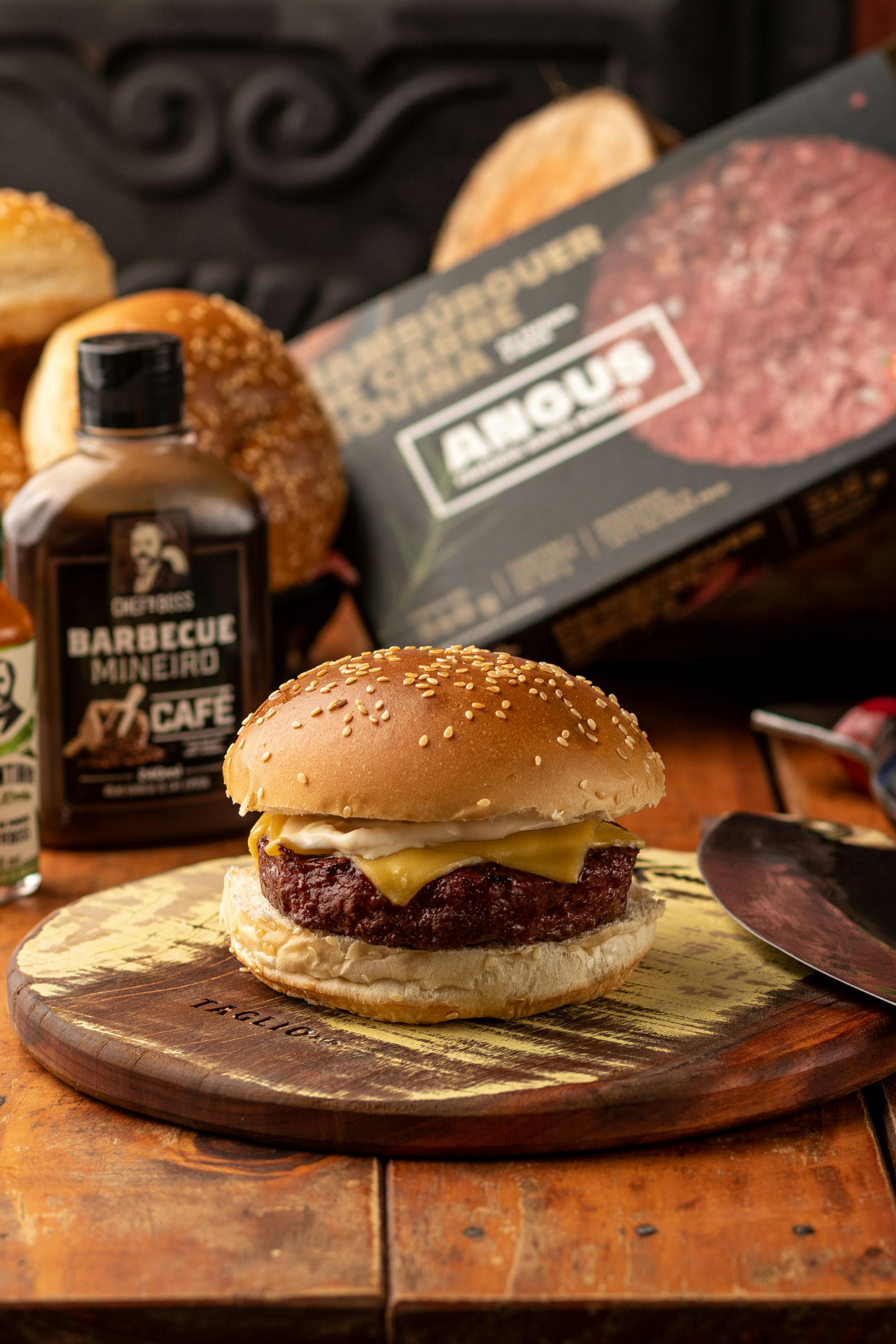 Close-up of a Cheeseburger · Free Stock Photo