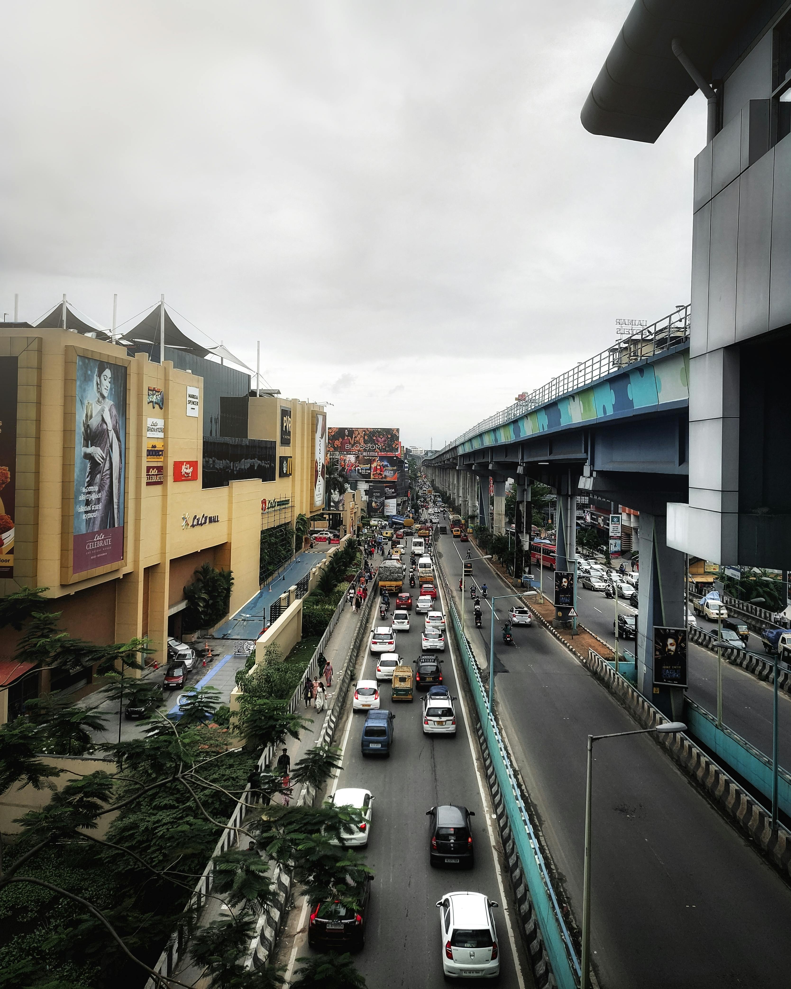 Mall Traffic Photos, Download The BEST Free Mall Traffic Stock Photos ...