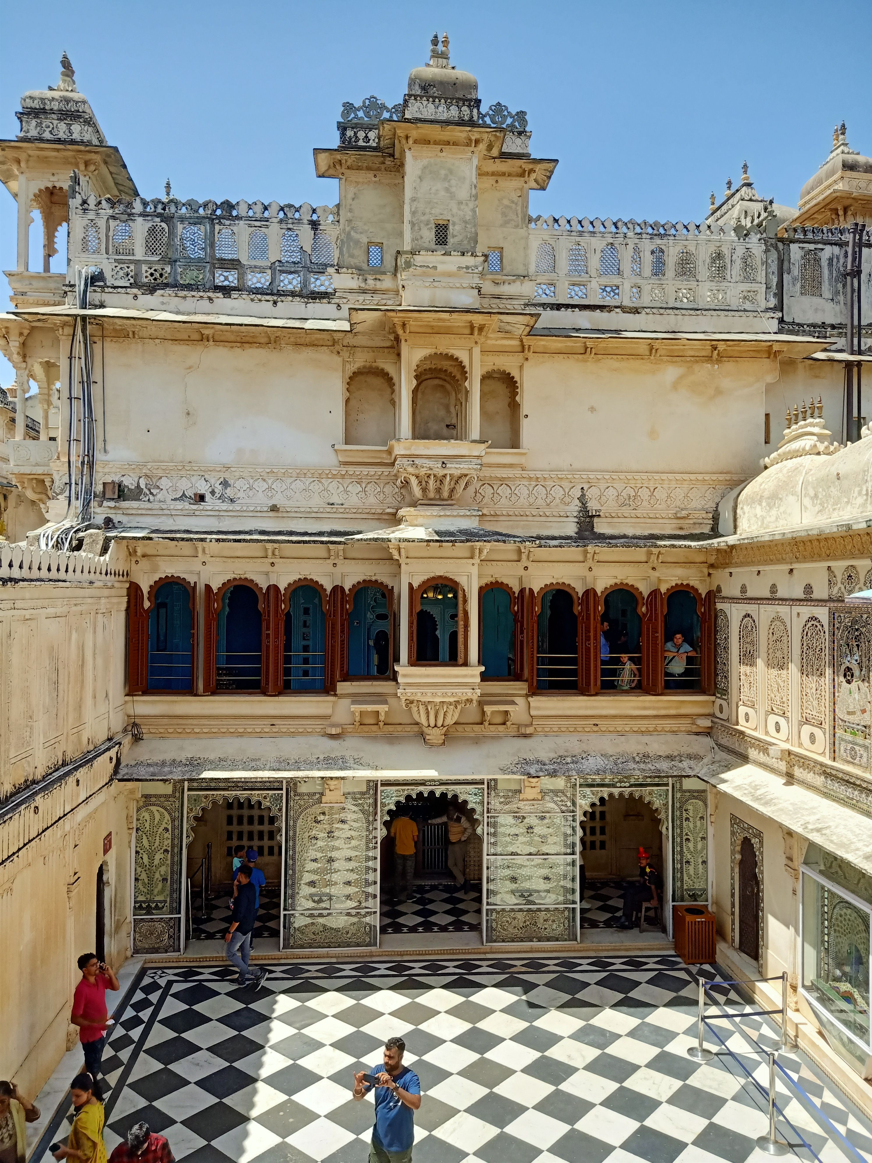 Ornamented Palace Walls around Courtyard · Free Stock Photo