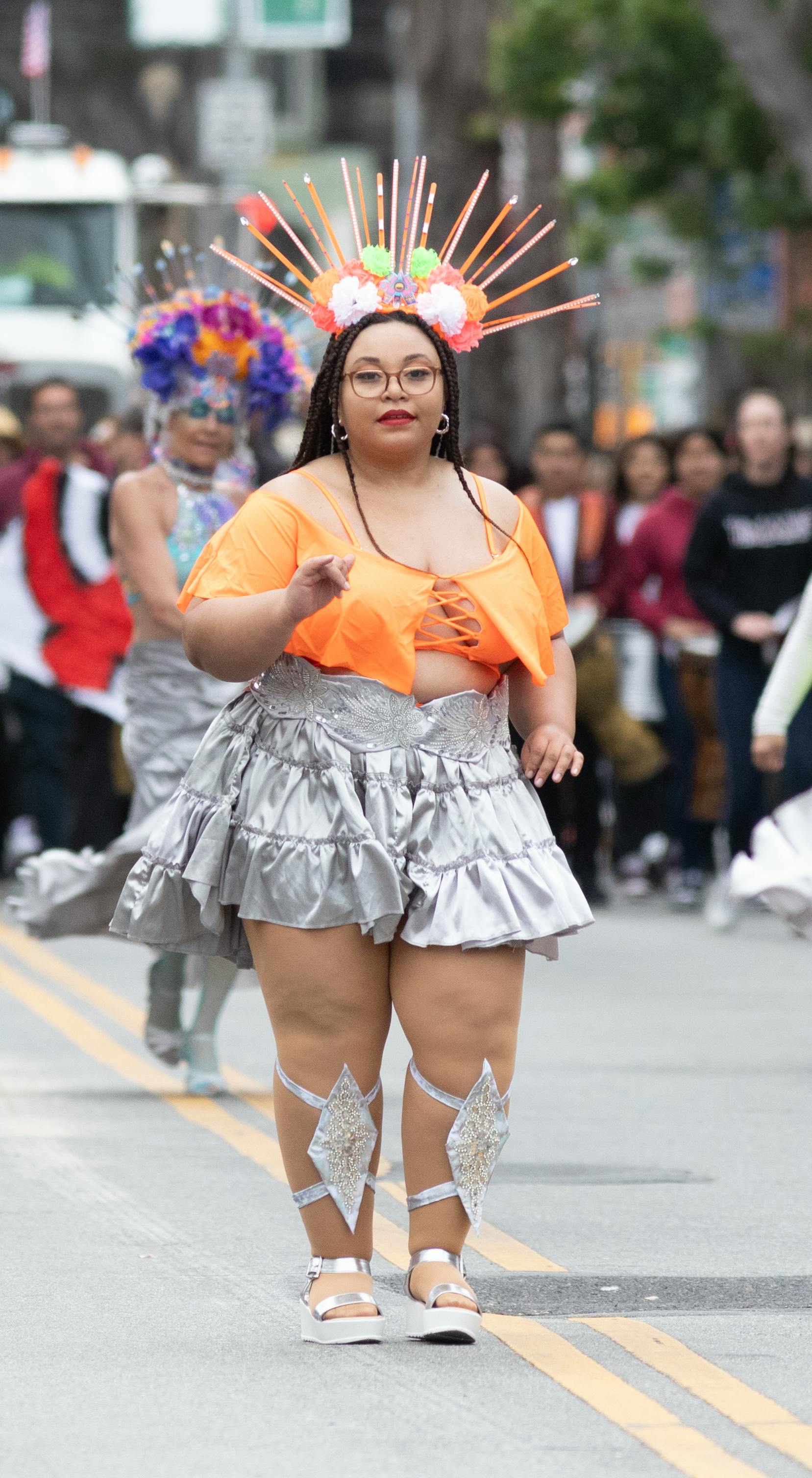 Panel De Parade Universitario Photos, Download The BEST Free Panel De ...