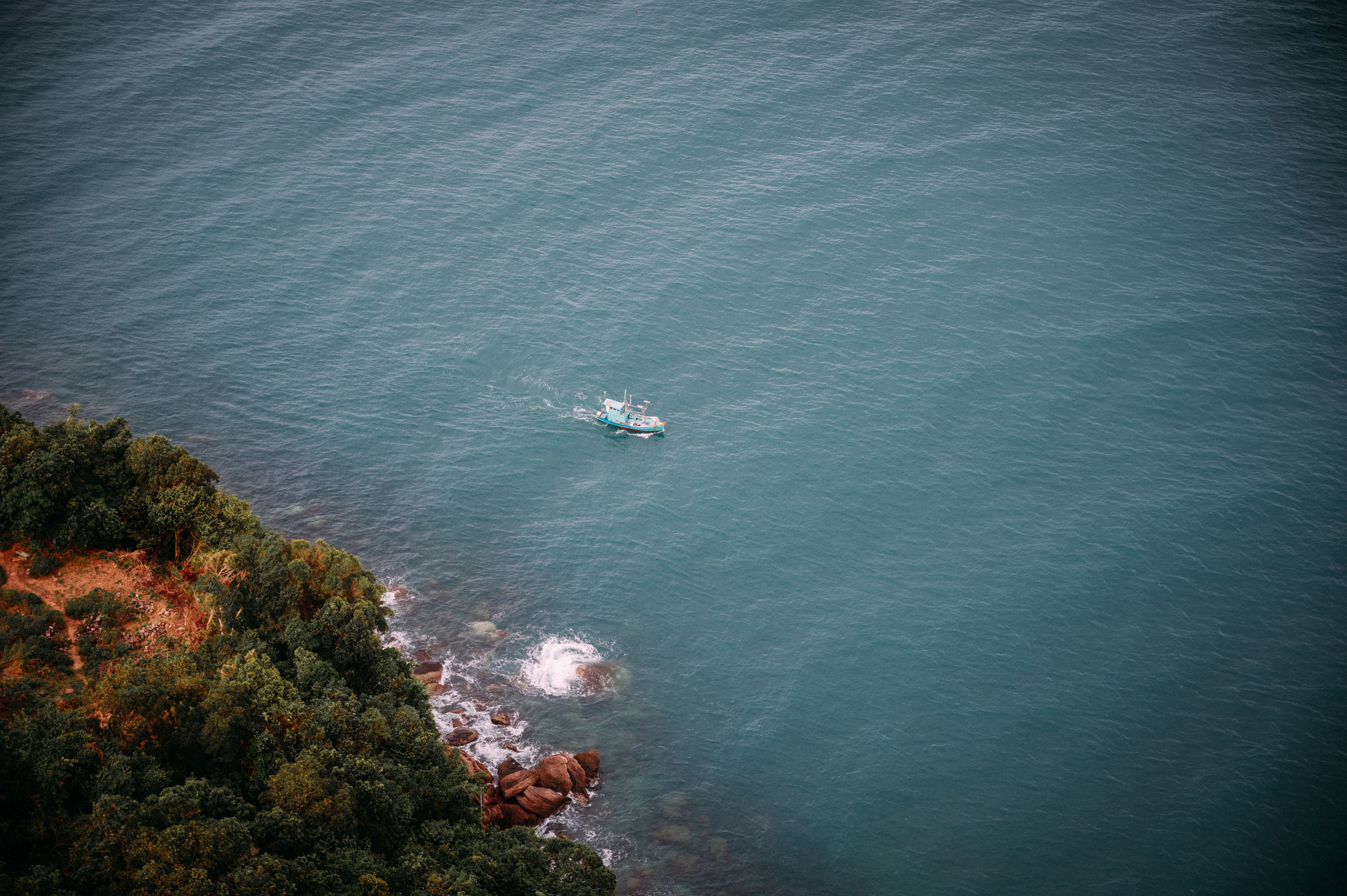 Motorboat on Sea Shore · Free Stock Photo