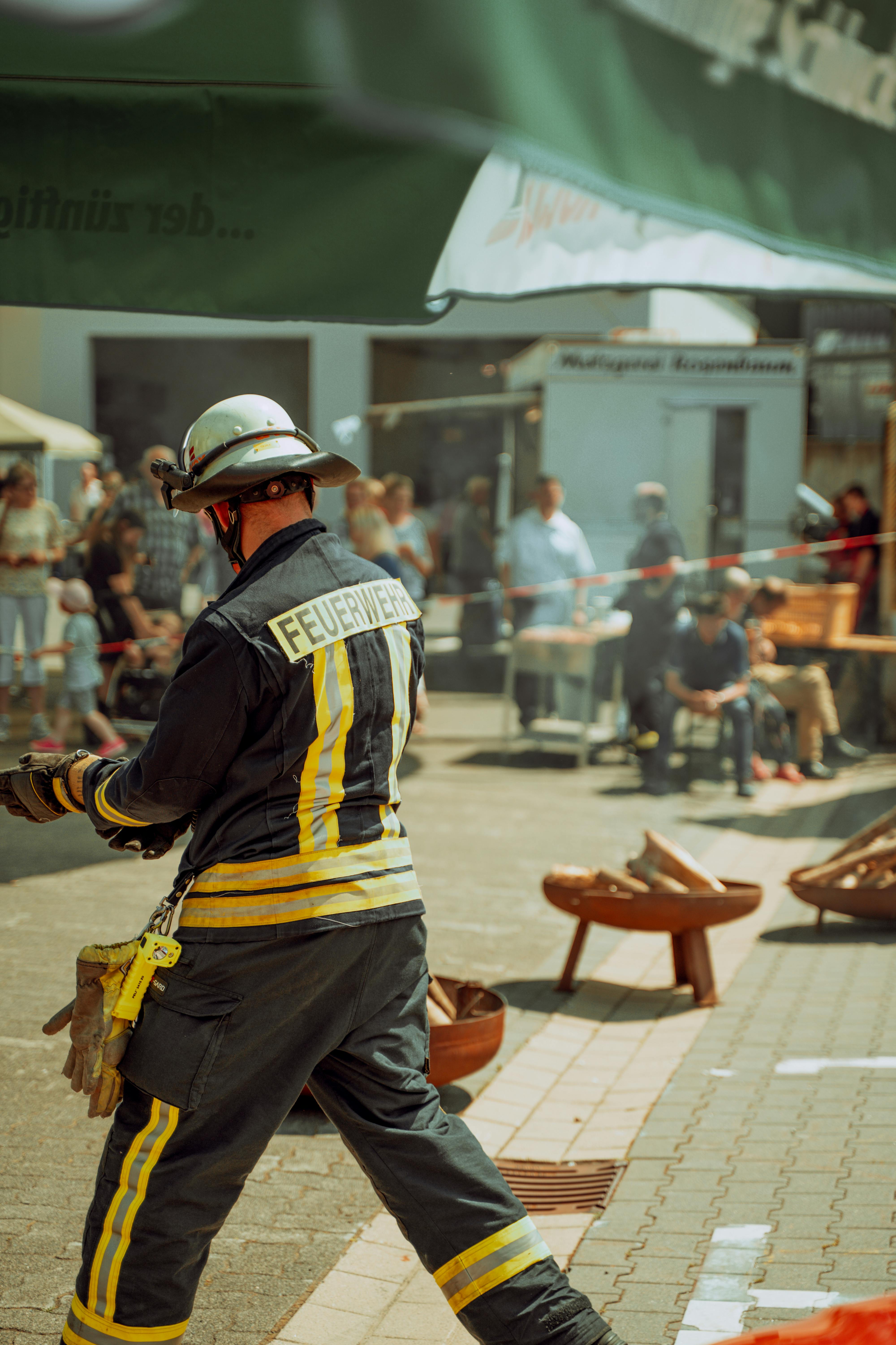 Fireman Photos, Download The BEST Free Fireman Stock Photos & HD Images