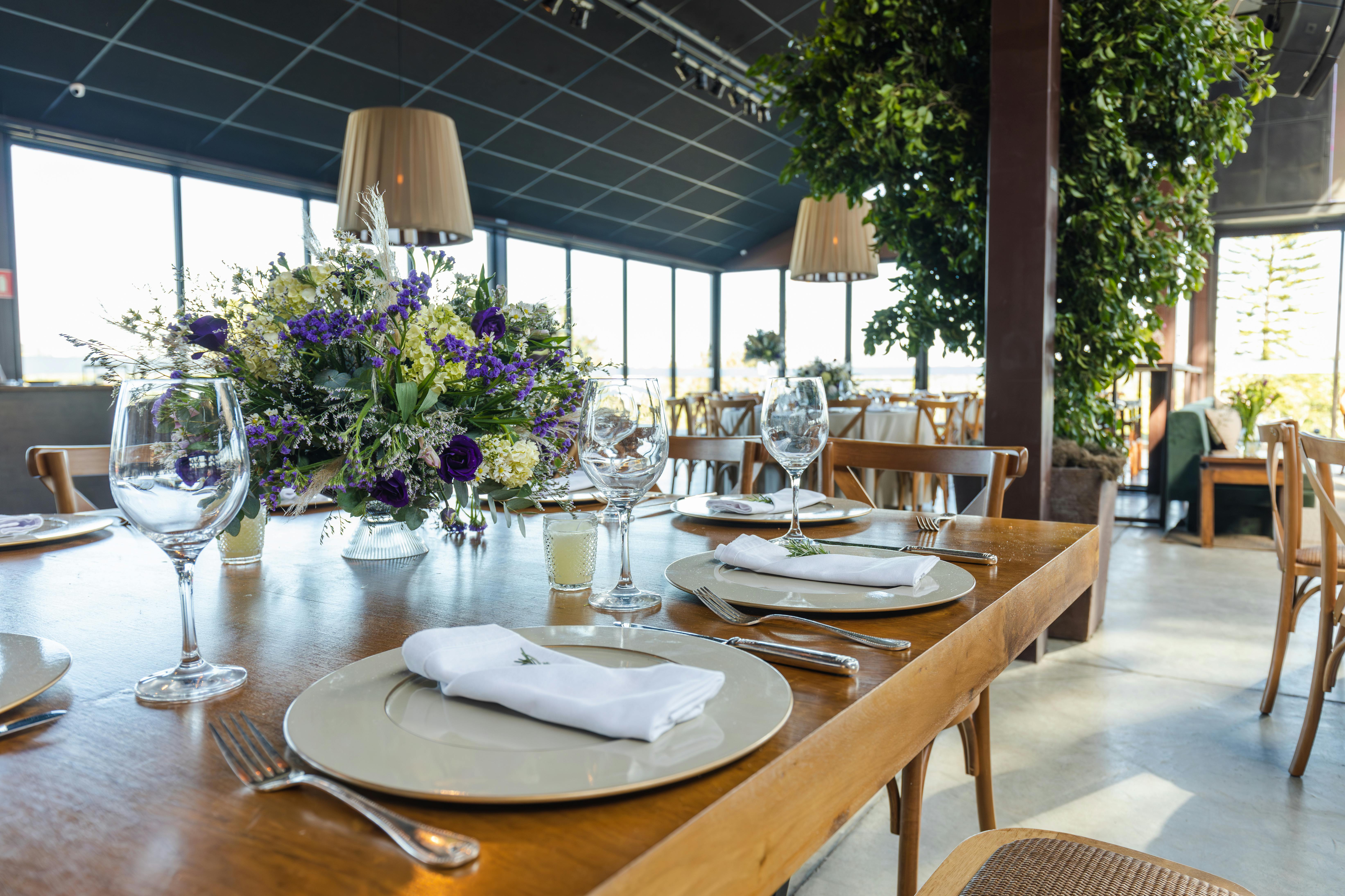 Banquet Hall Table Setting · Free Stock Photo