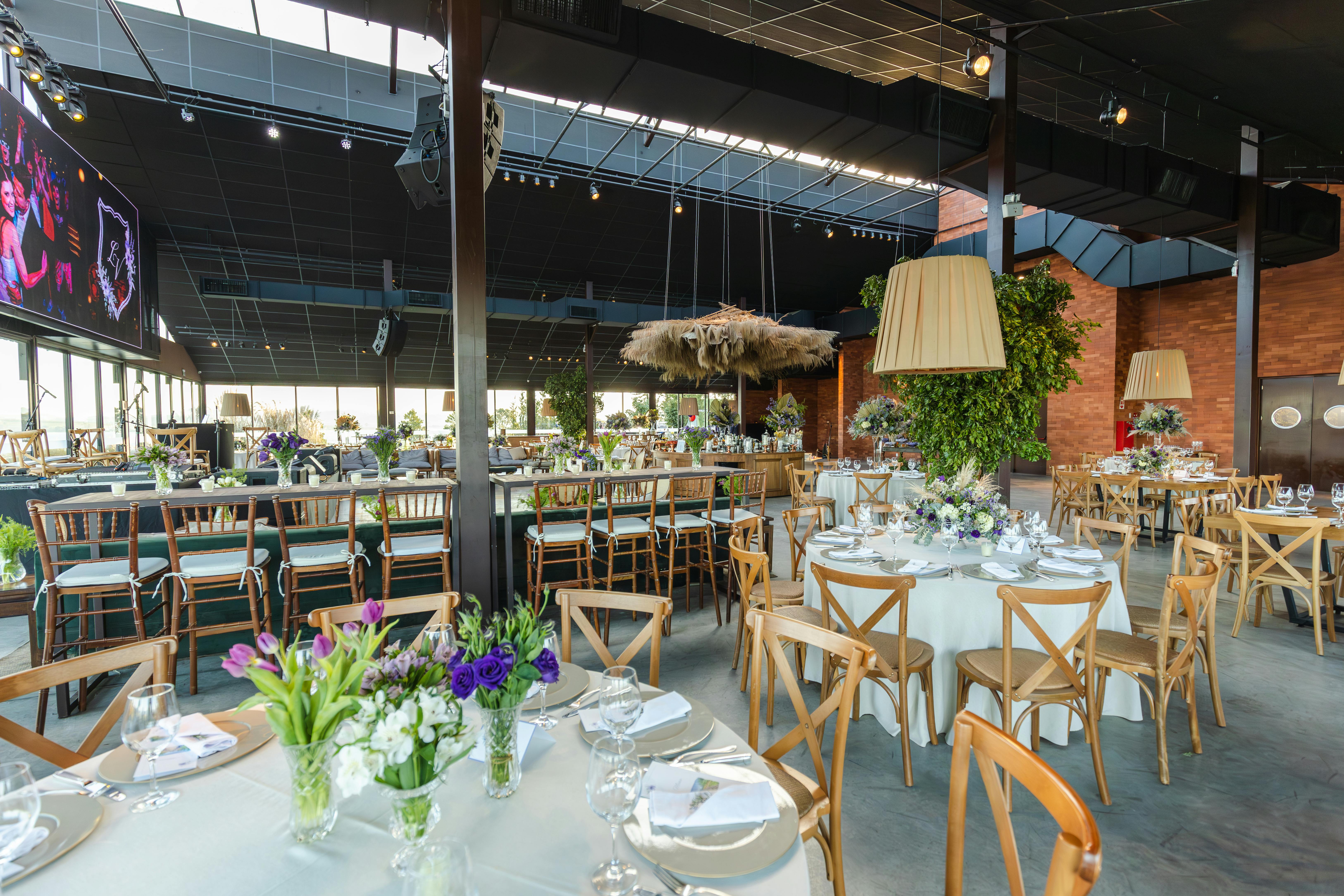 Rustic Wedding Dining Room · Free Stock Photo