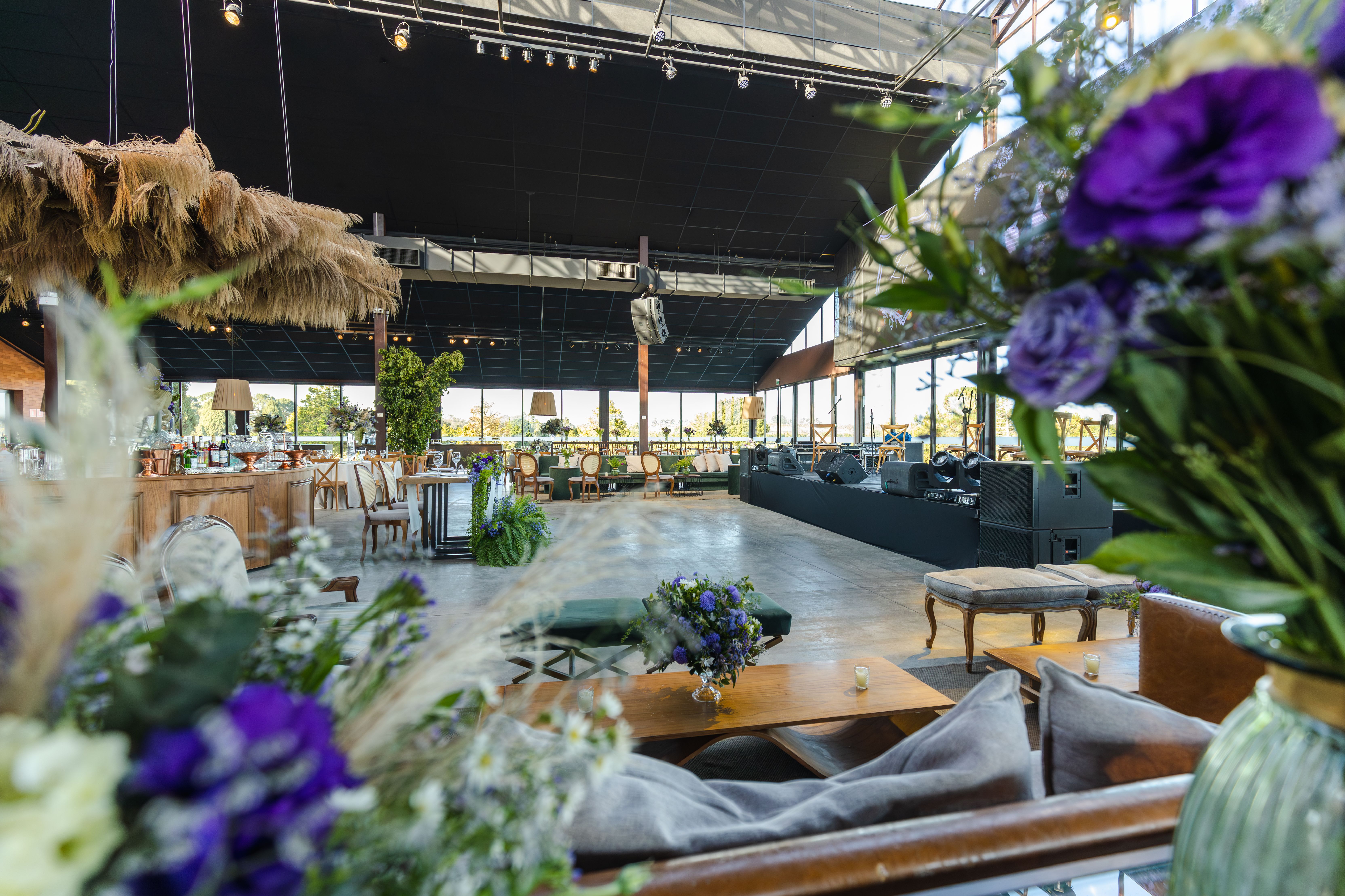 Spacious Reception Venue · Free Stock Photo