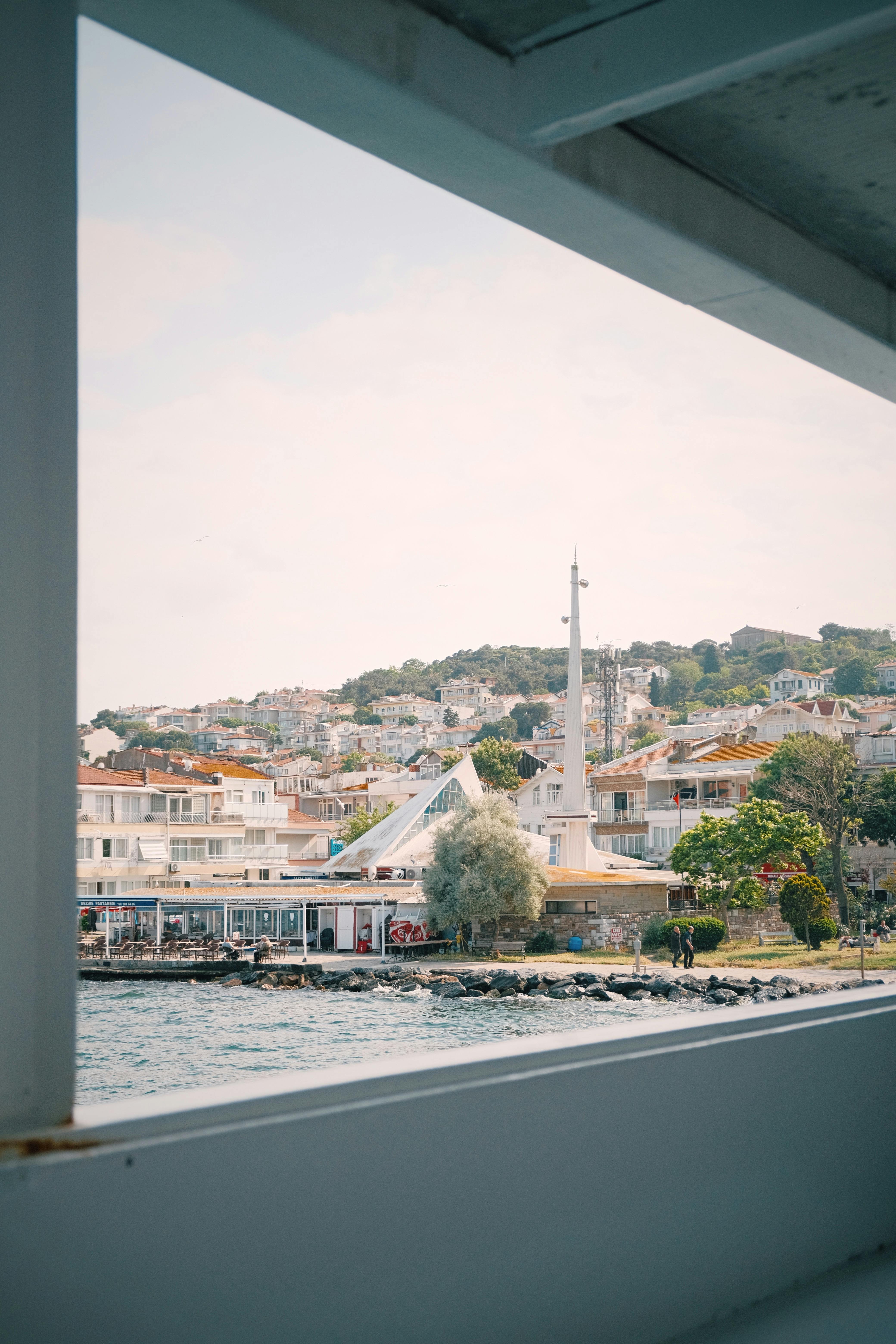 Seaside City Summer · Free Stock Photo