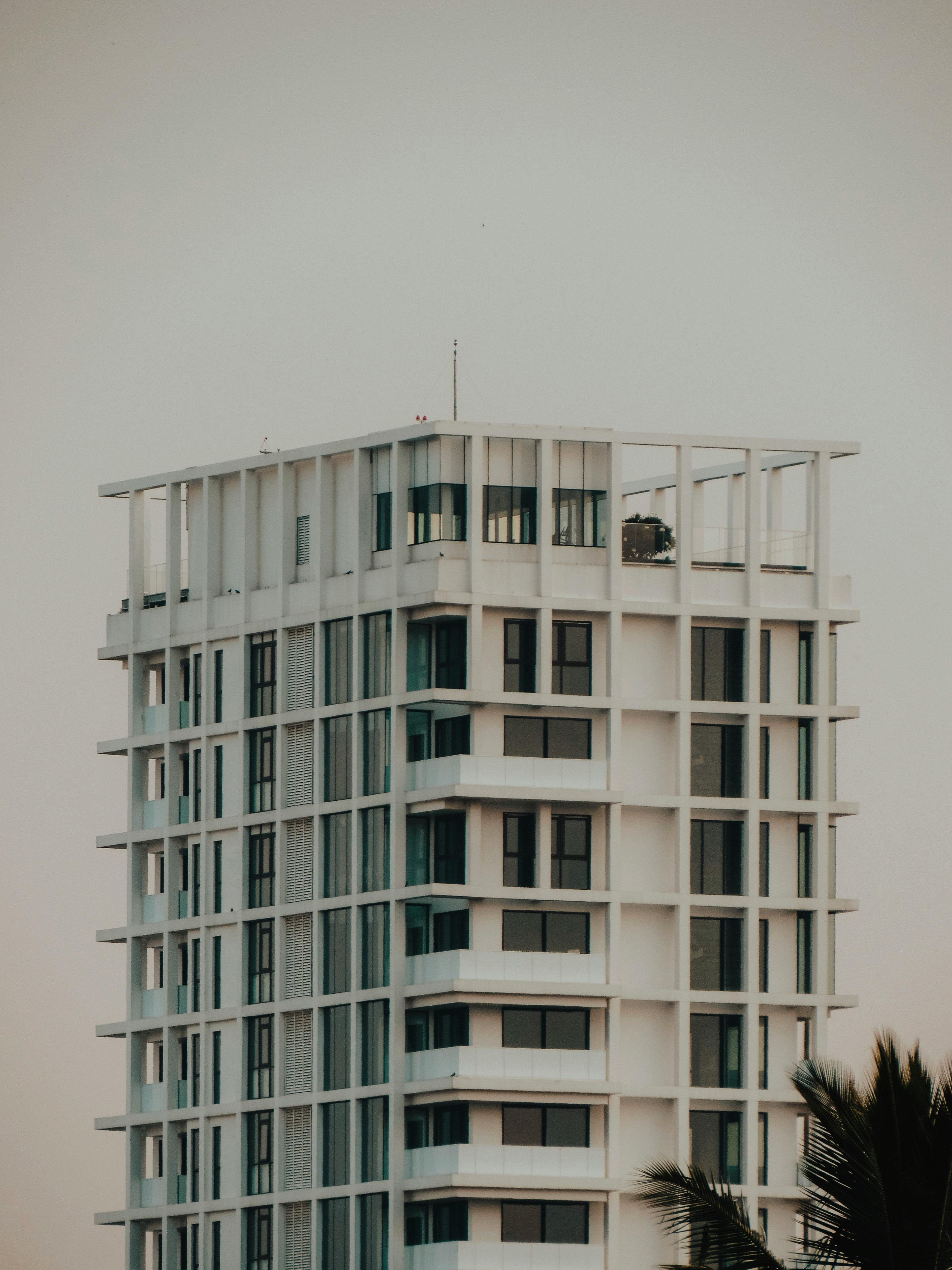 White Skyscrapers Photos, Download The BEST Free White Skyscrapers ...