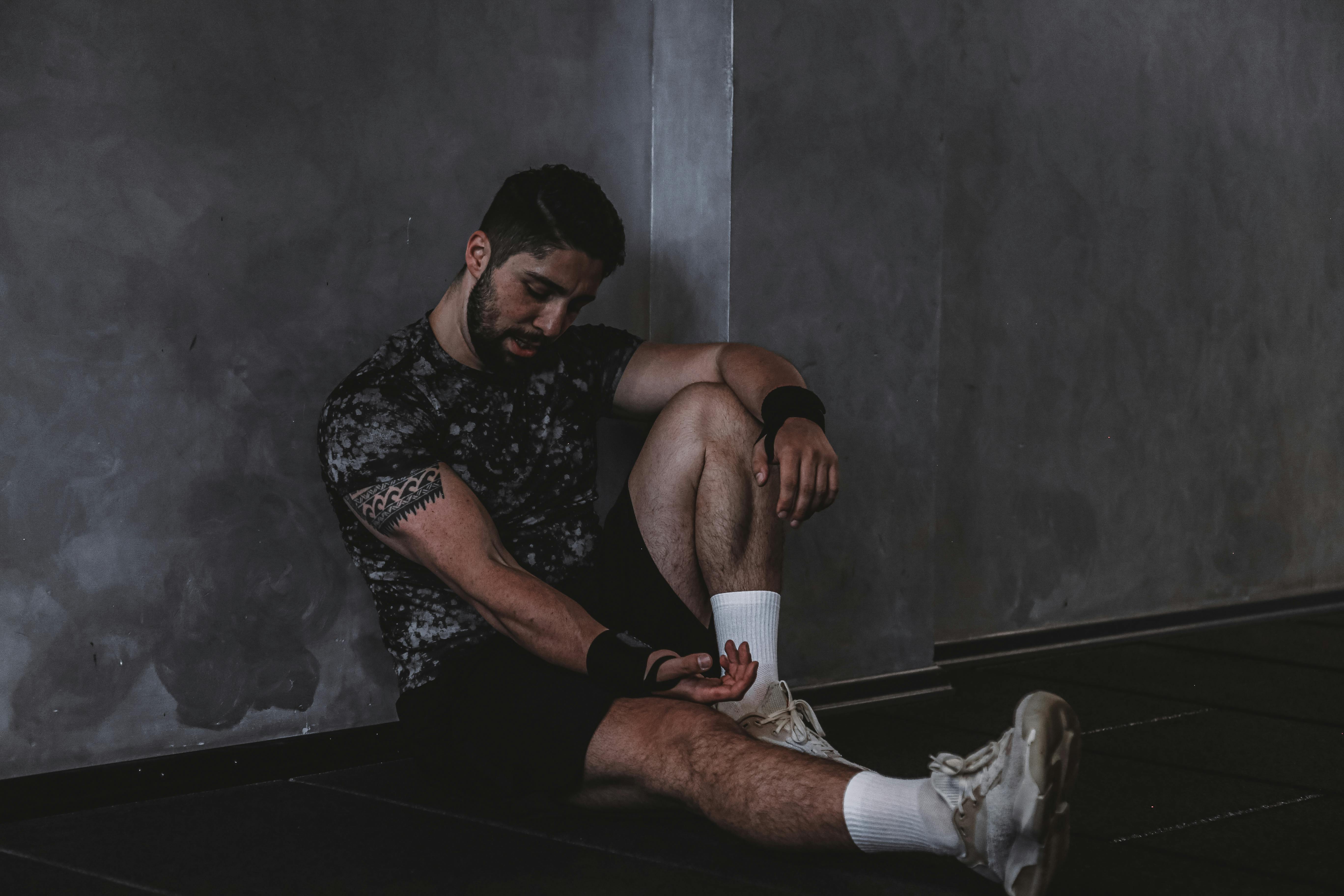 Muscular Man Sitting Photos, Download The BEST Free Muscular Man ...