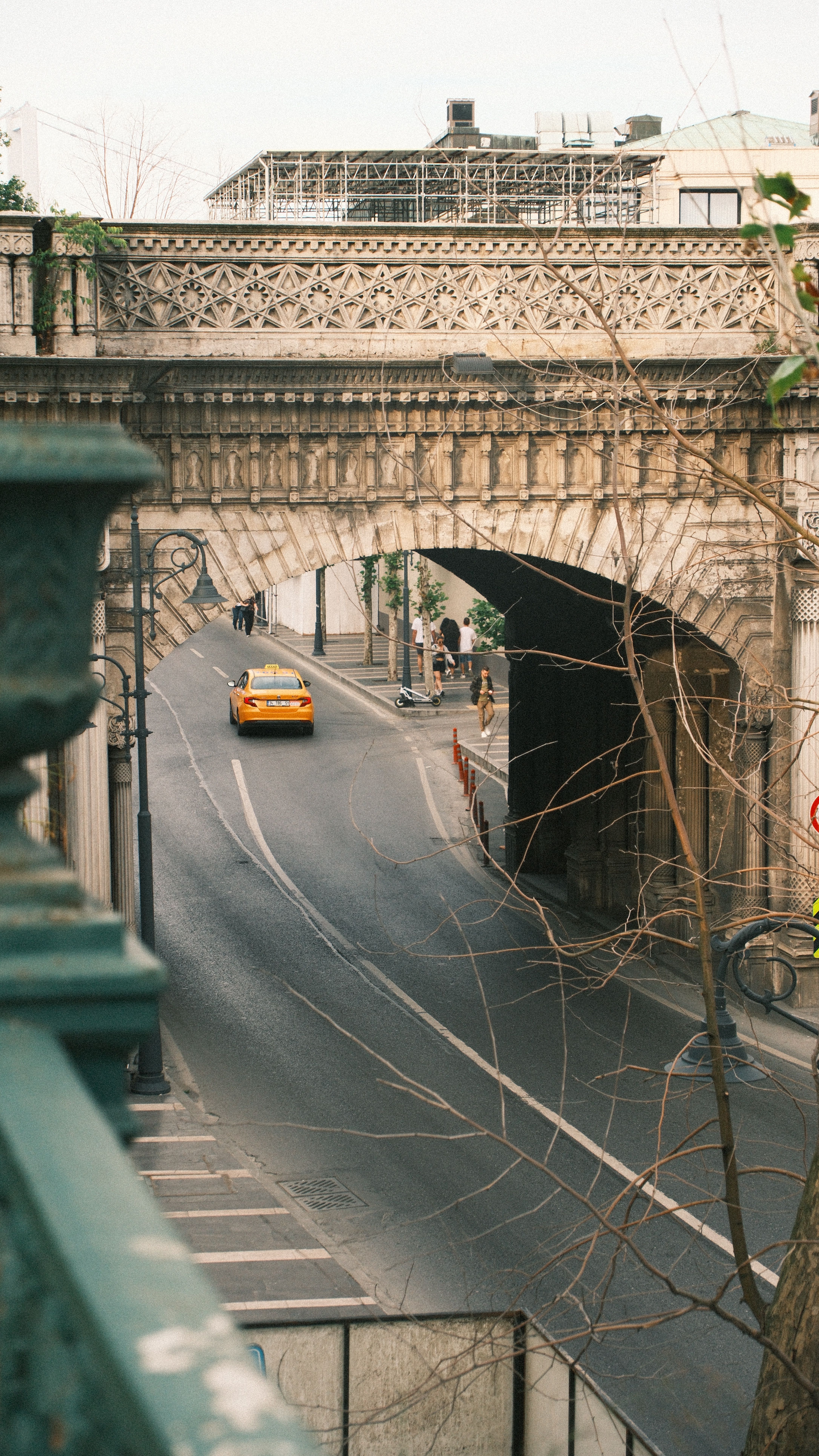 View of an Arch over the Street in City · Free Stock Photo