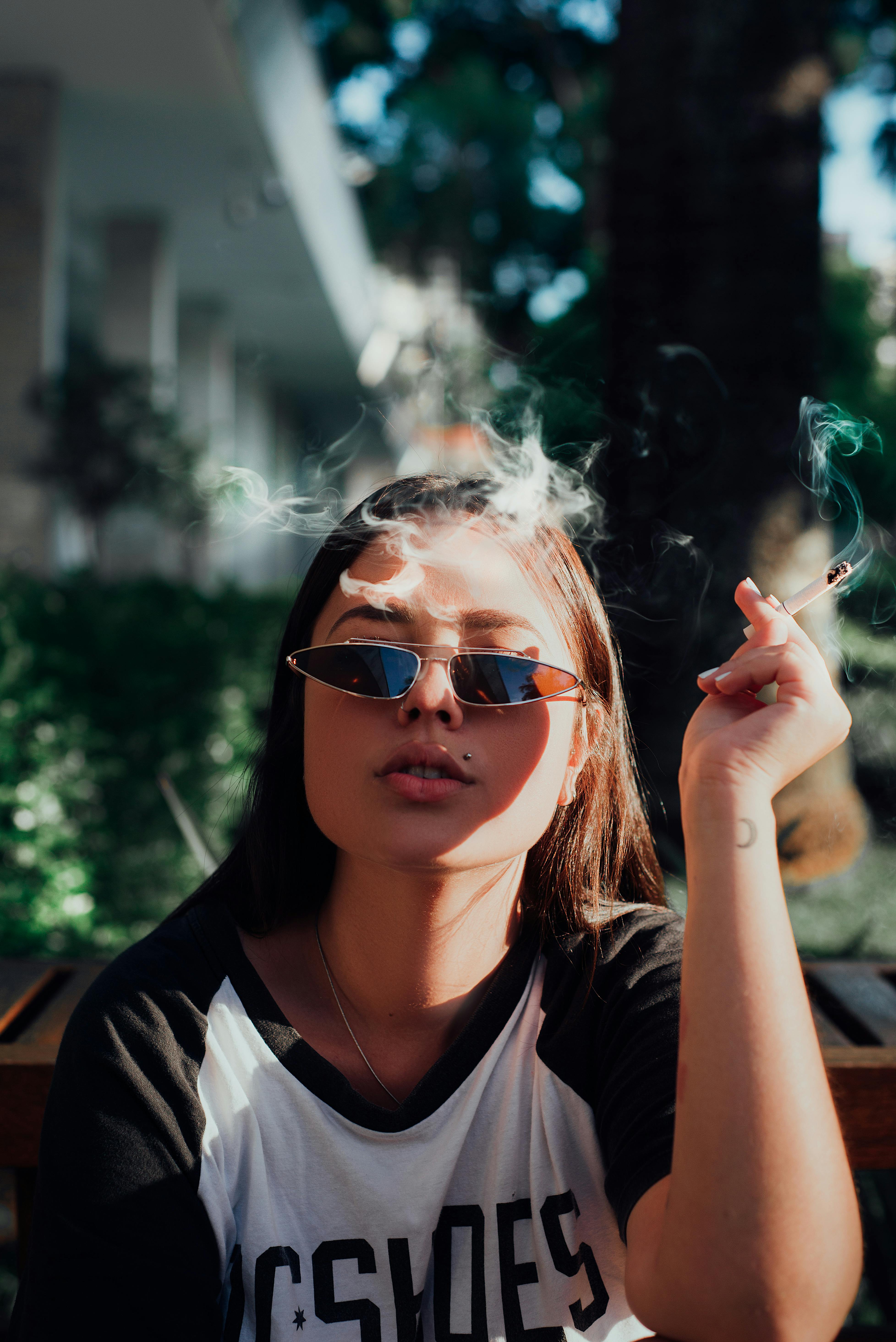 1000+ Great Smoking Photos · Pexels · Free Stock Photos