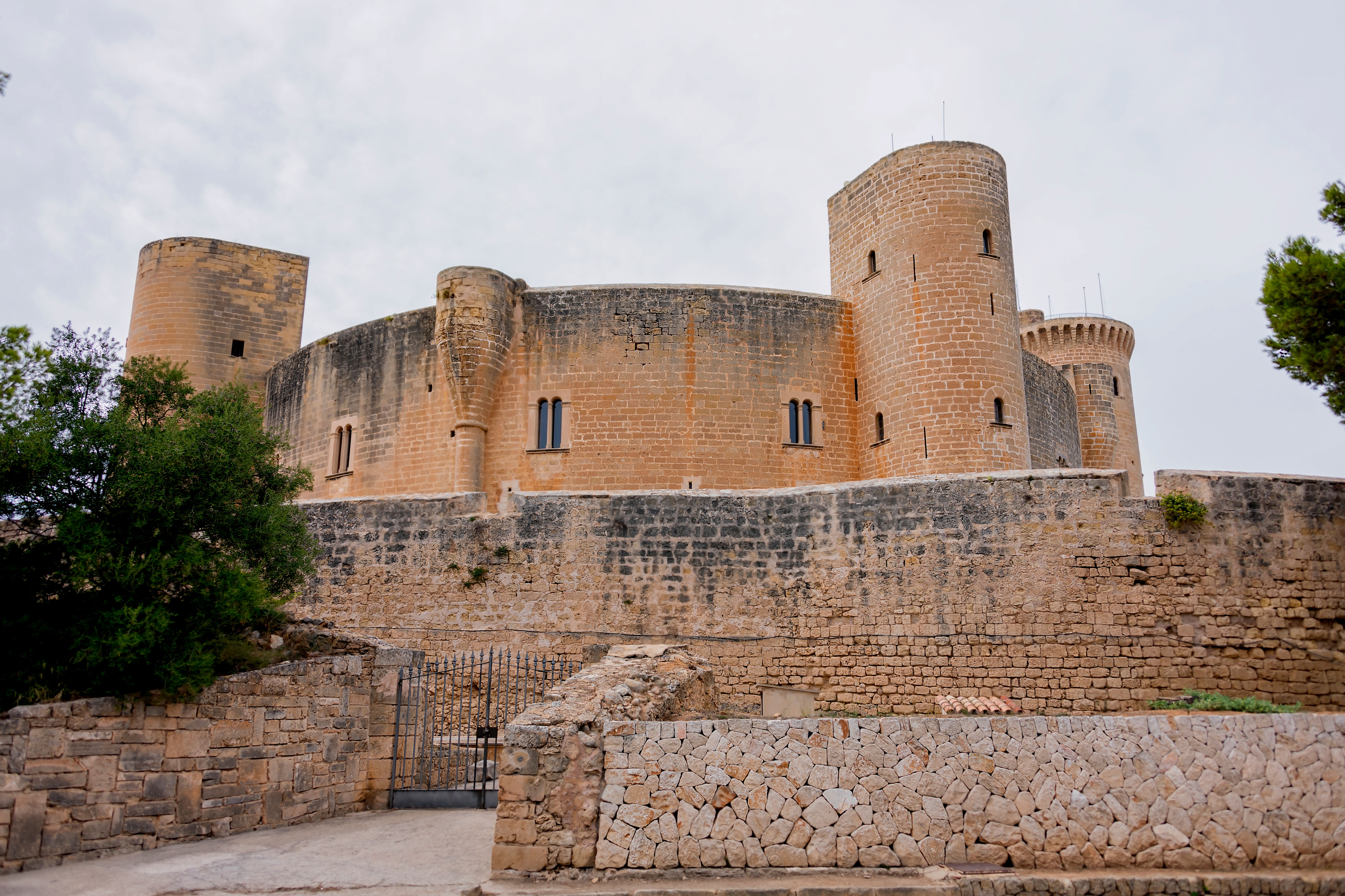 Circular Castle Photos, Download The BEST Free Circular Castle Stock ...