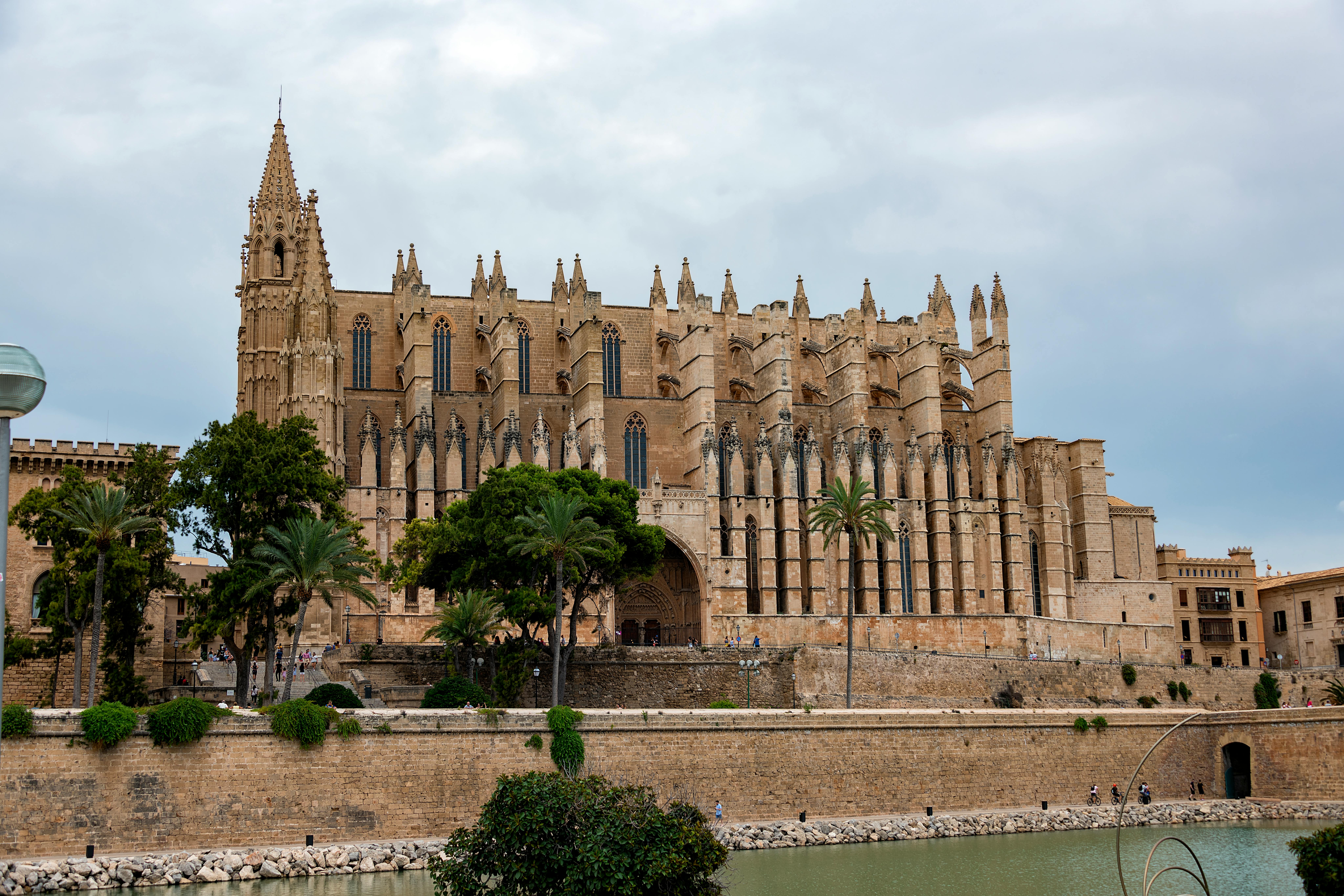 Cathedral of Mallorca Building · Free Stock Photo