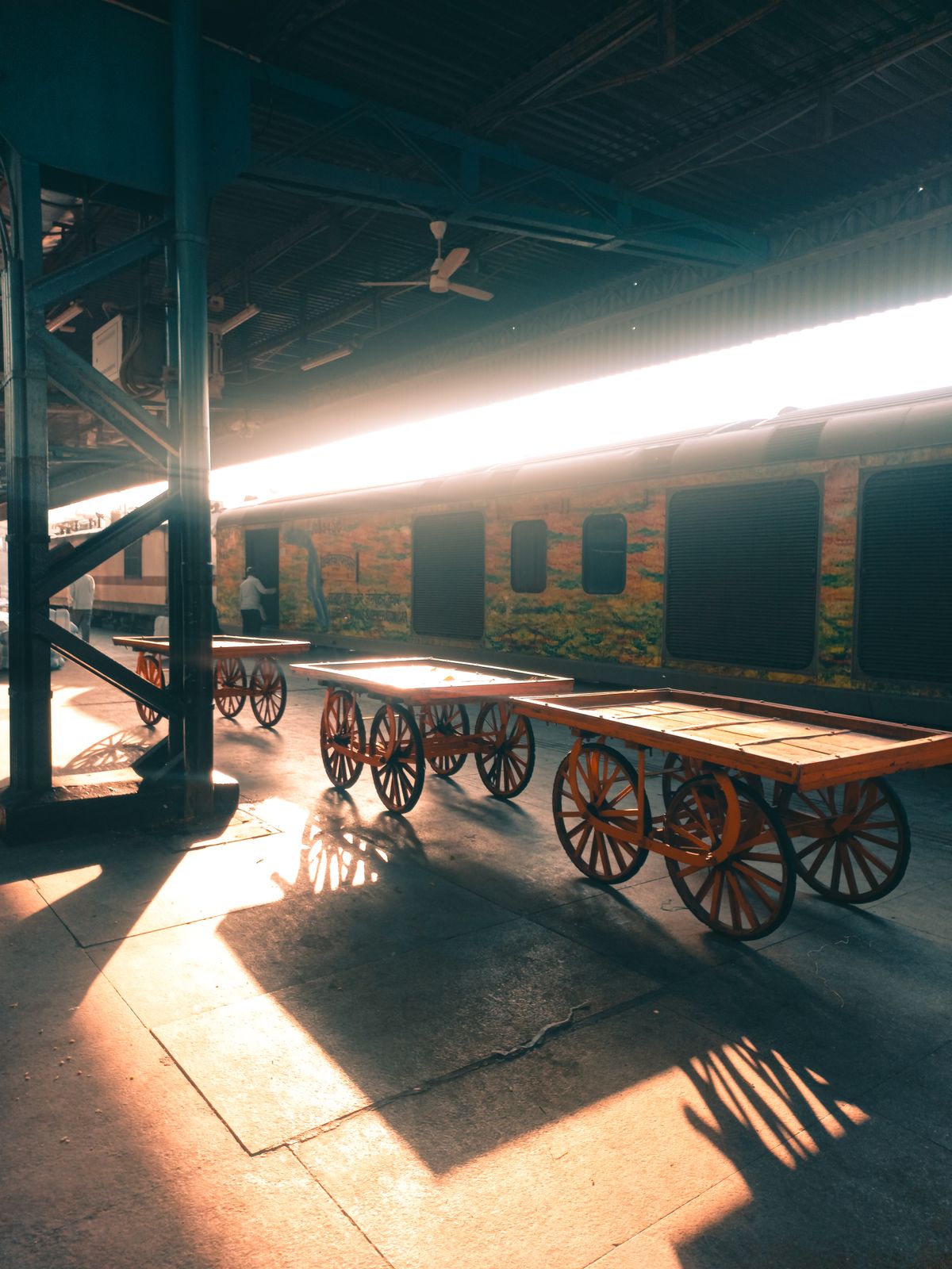 Trailers Photos, Download The BEST Free Trailers Stock Photos & HD Images