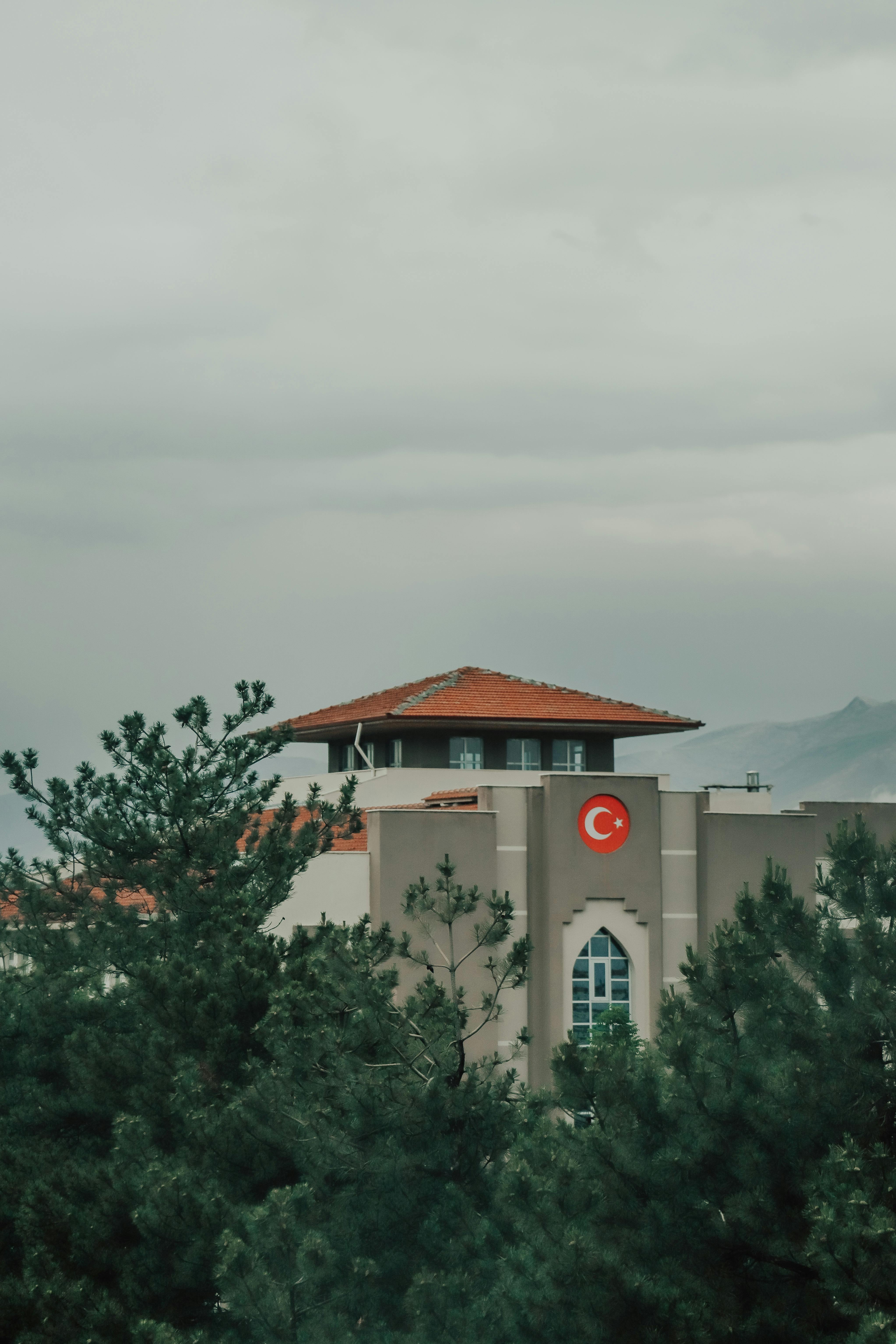 Building with Turkish Emblem · Free Stock Photo
