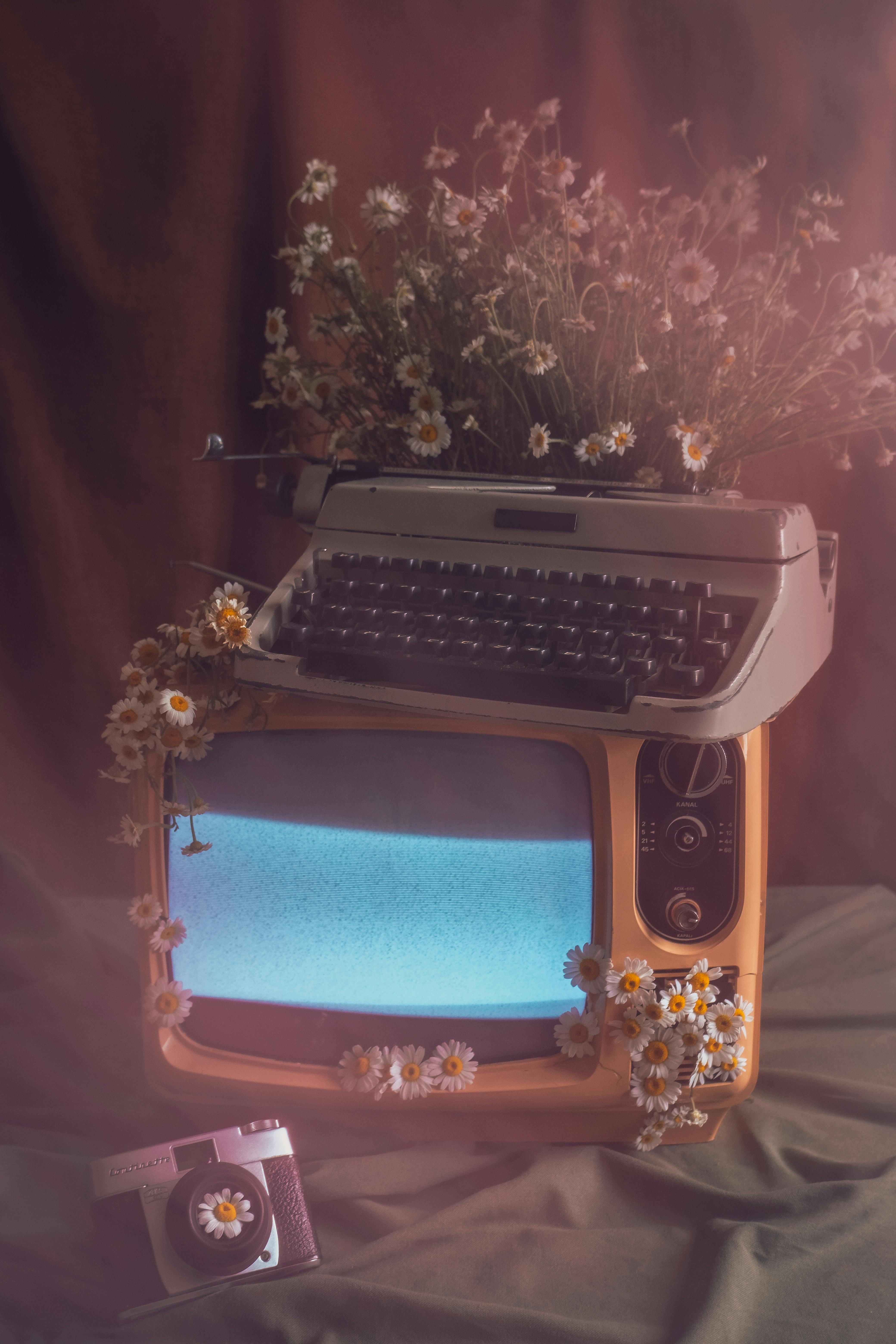 Typewriter With Flowers Photos, Download The BEST Free Typewriter With ...