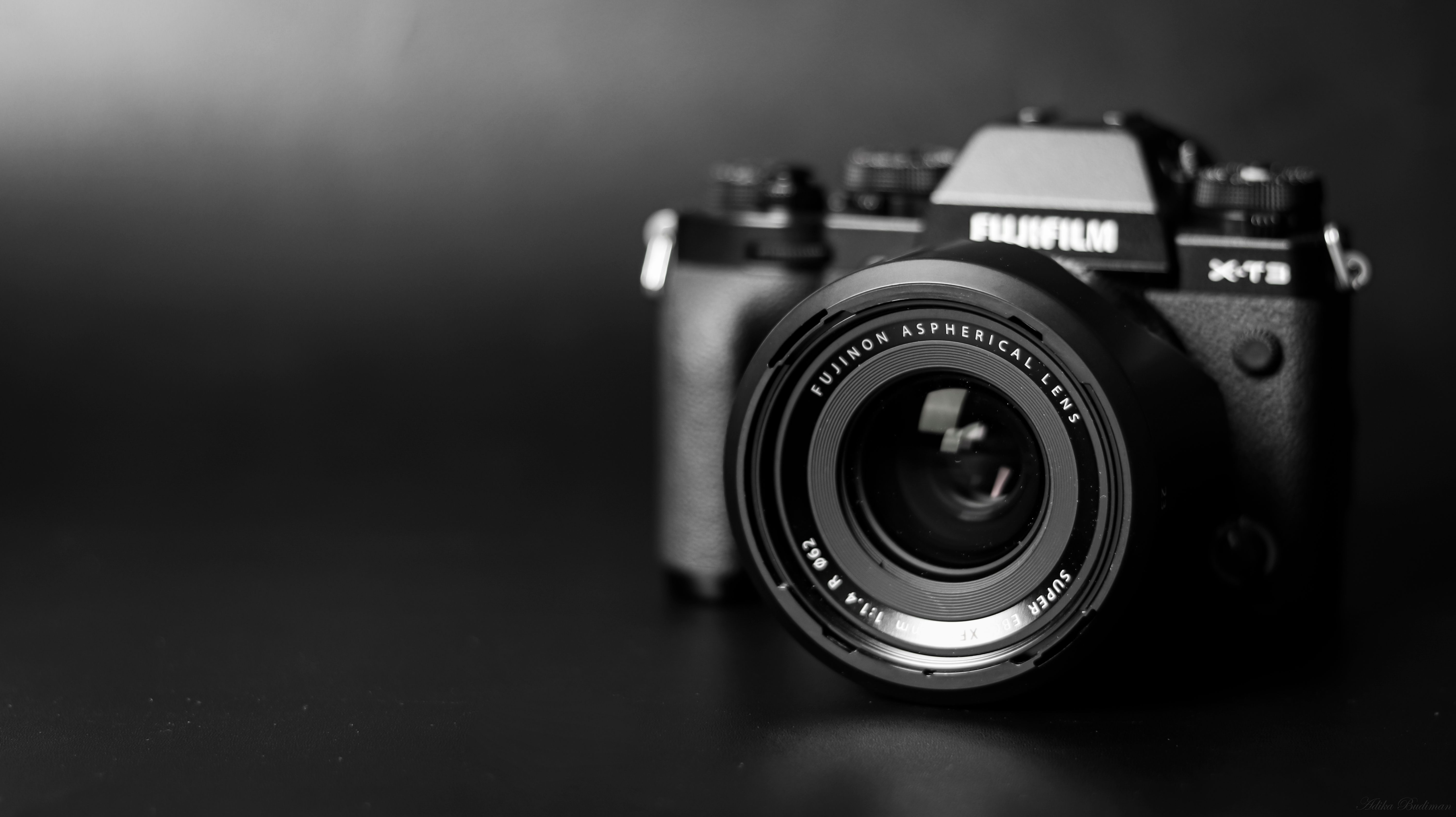 Canon Dslr Camera On Table · Free Stock Photo