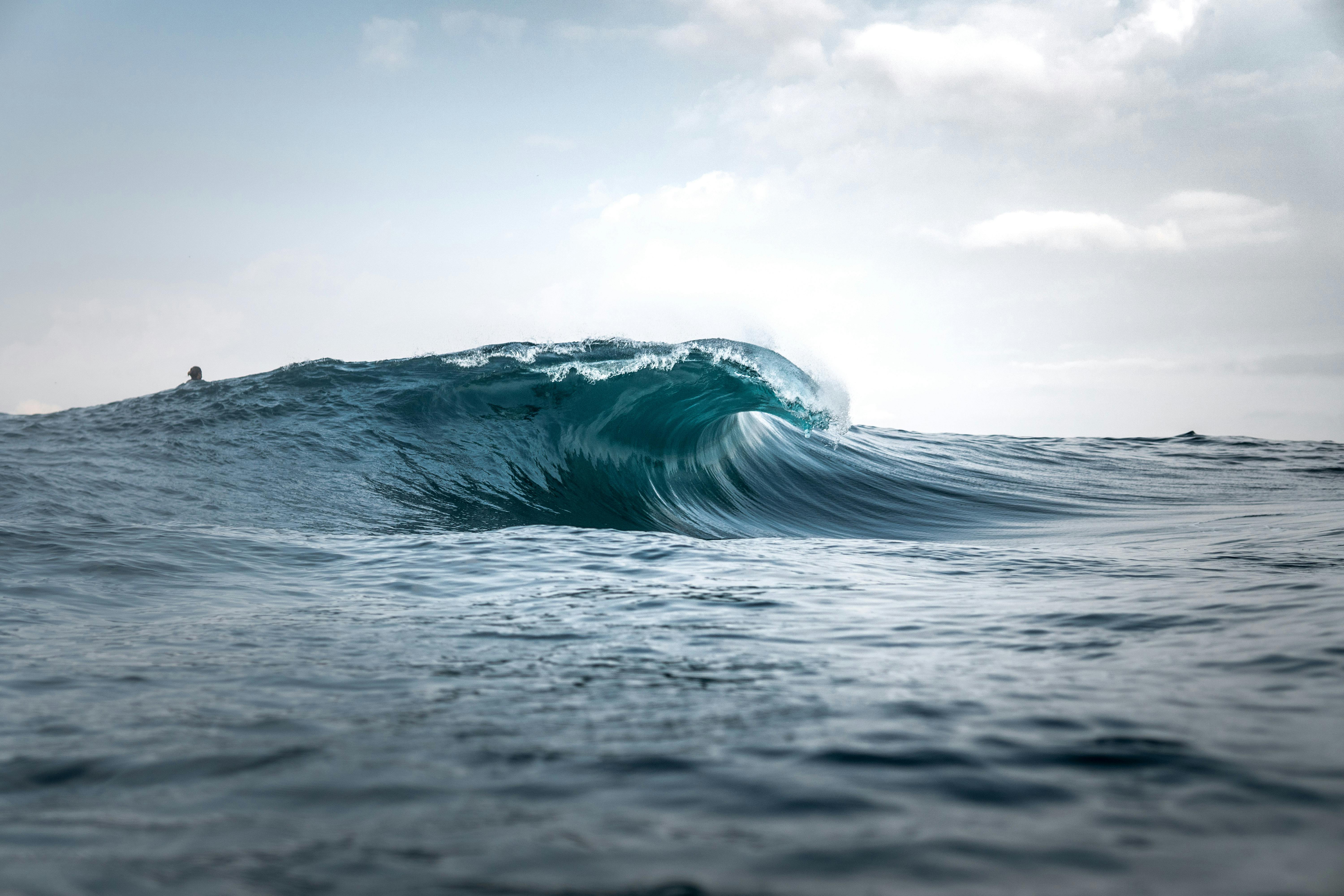 The Movement of Waves at Sea · Free Stock Photo