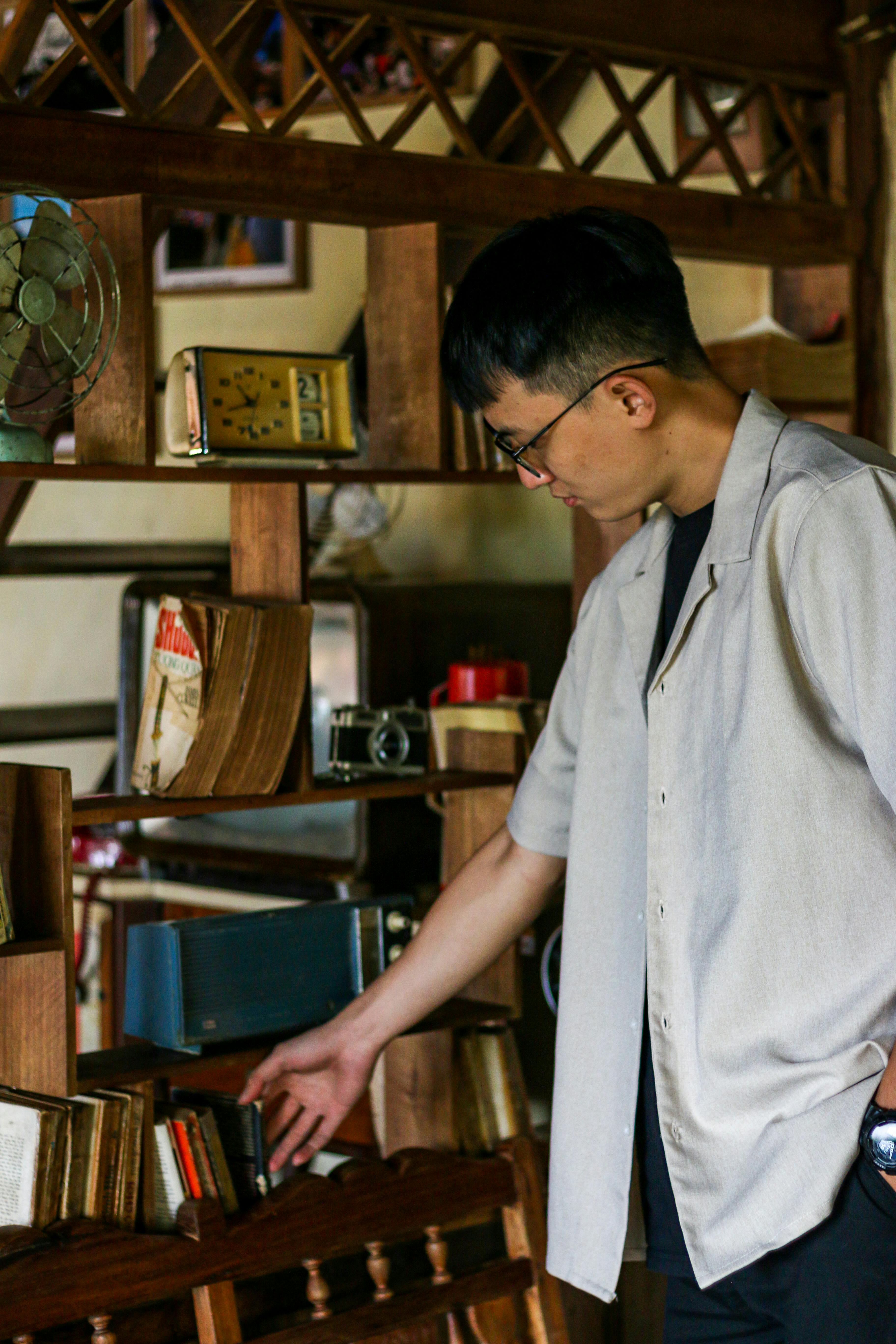 Books And Raining Photos, Download The BEST Free Books And Raining ...