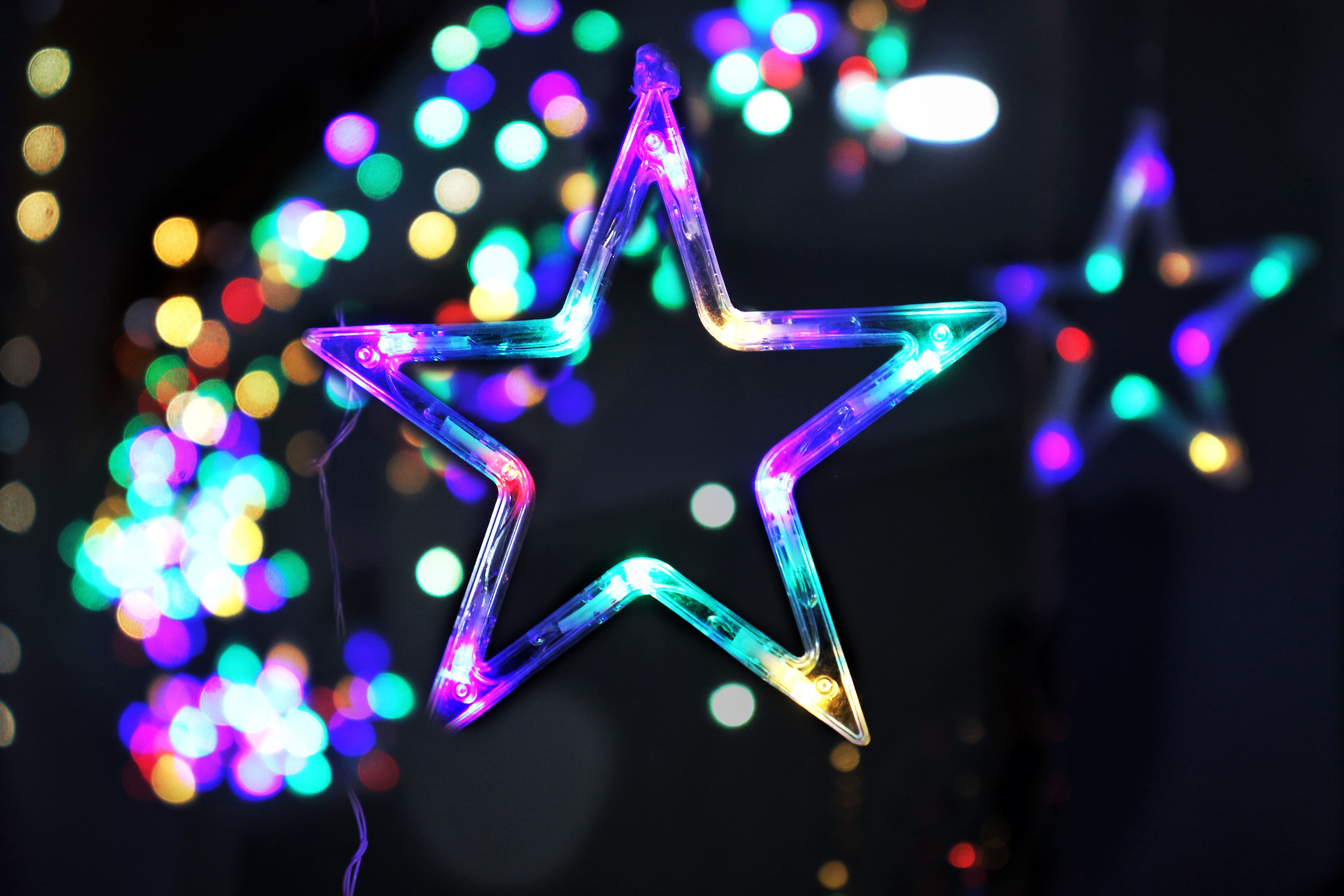 Star and Colorful Lights · Free Stock Photo