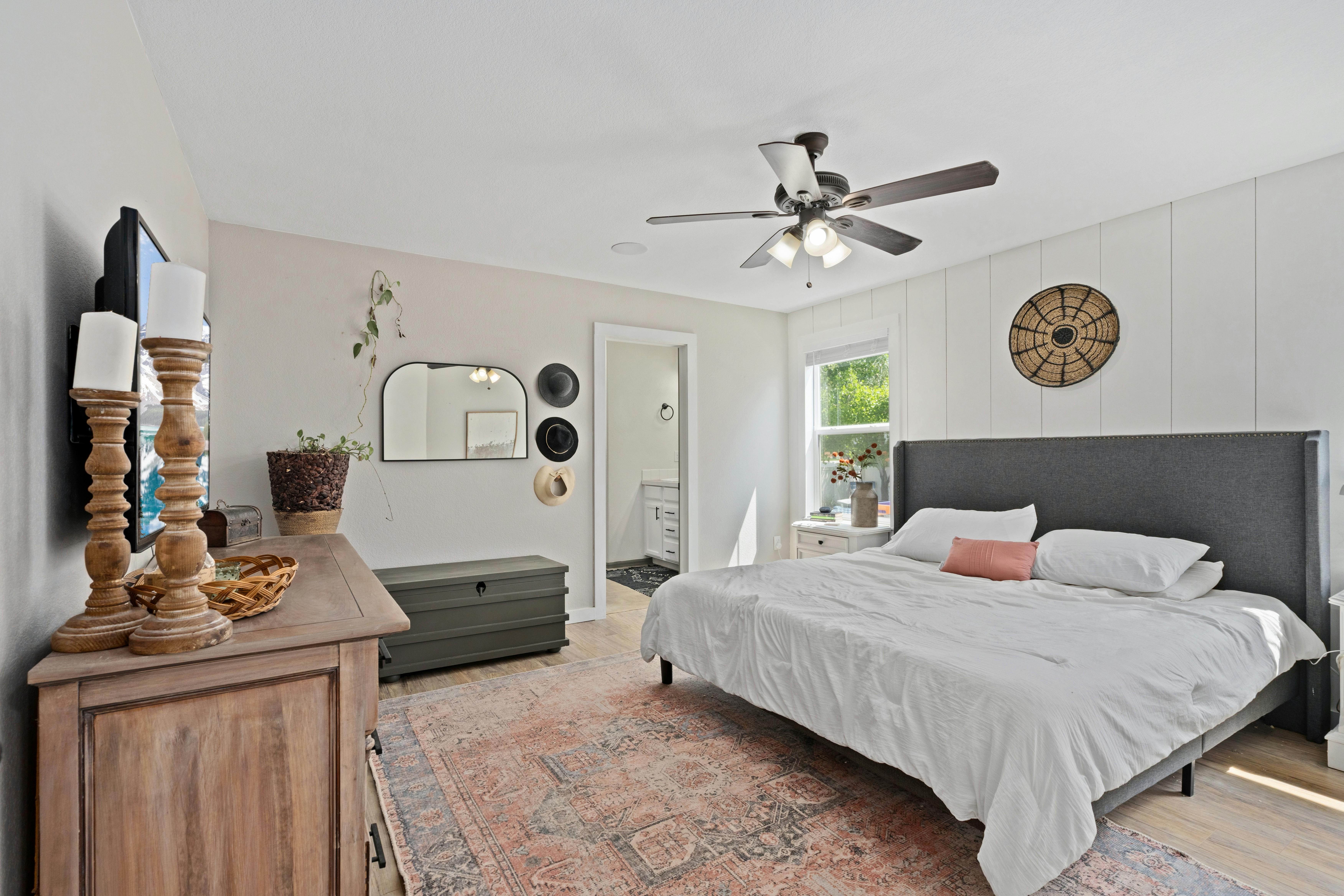 Fan over Bed in Hotel Room · Free Stock Photo