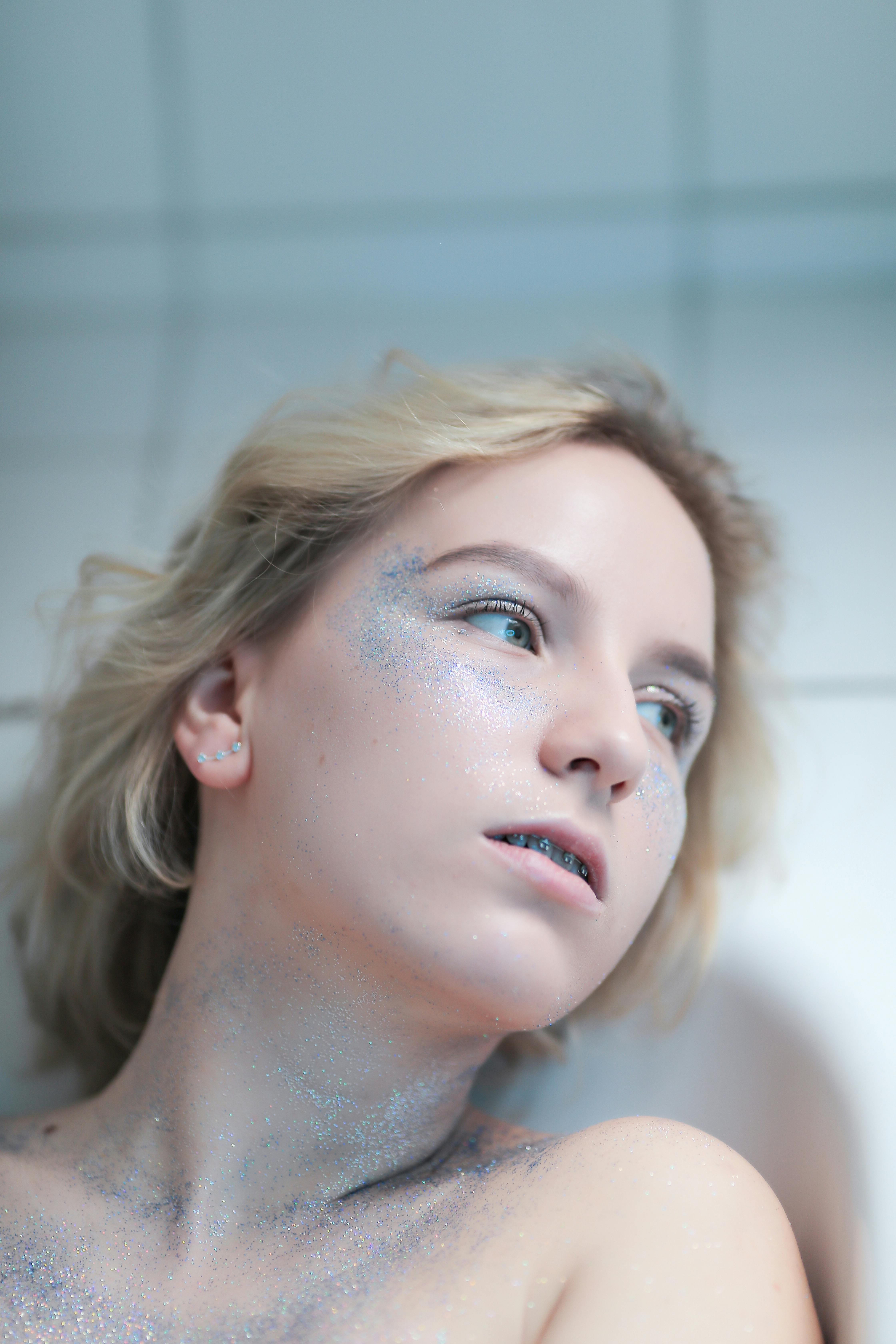 Foto gratuita di artistico, avvicinamento, bagliore, bagno, bellezza ...