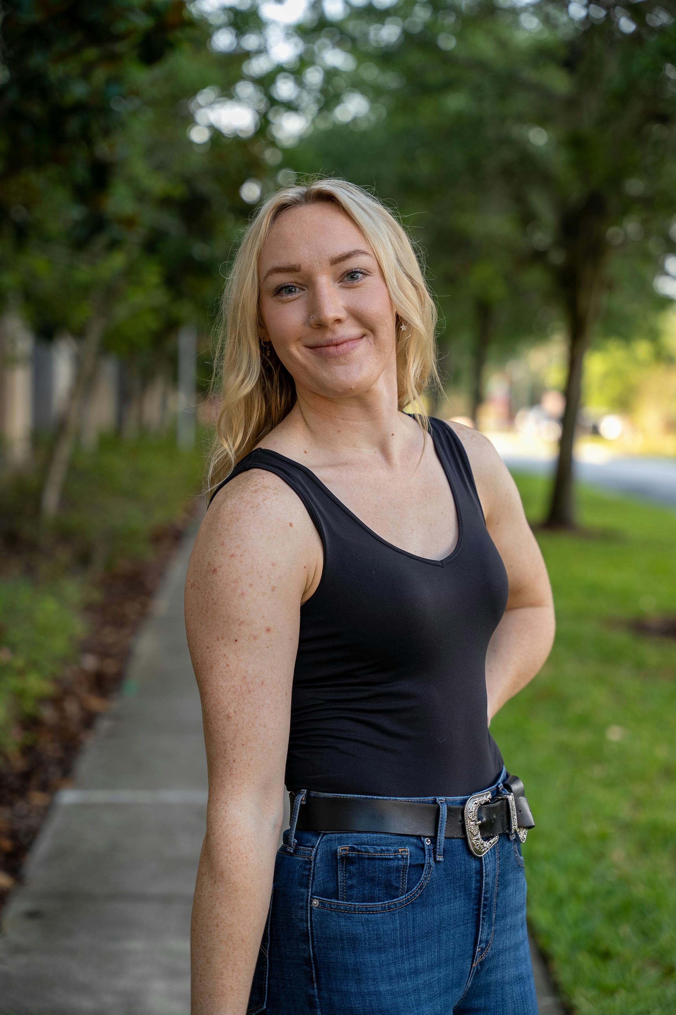 Commercial Poses Girl Photos, Download The BEST Free Commercial Poses ...