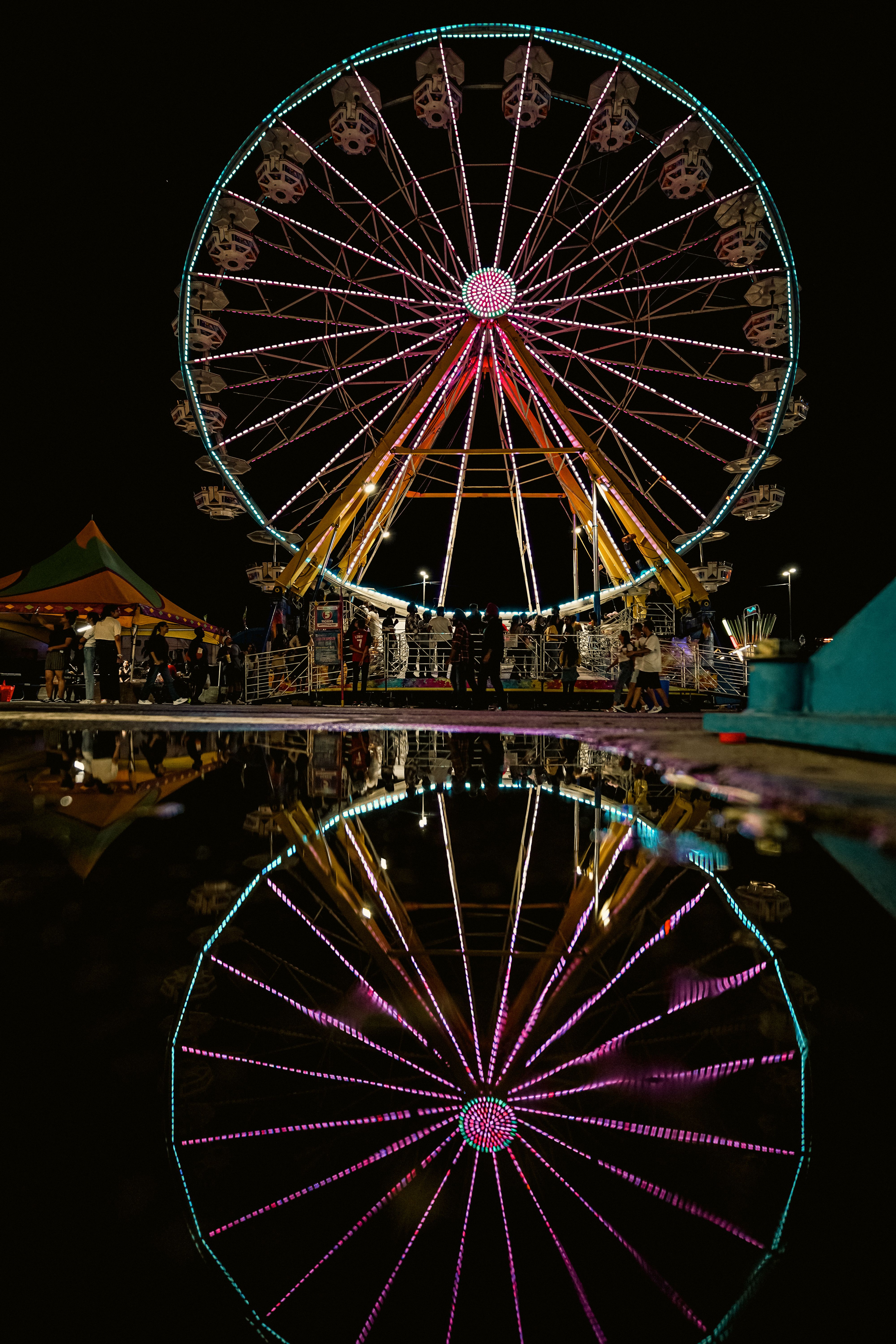 The Ferris Wheel Under the Starry Sky · Free Stock Photo