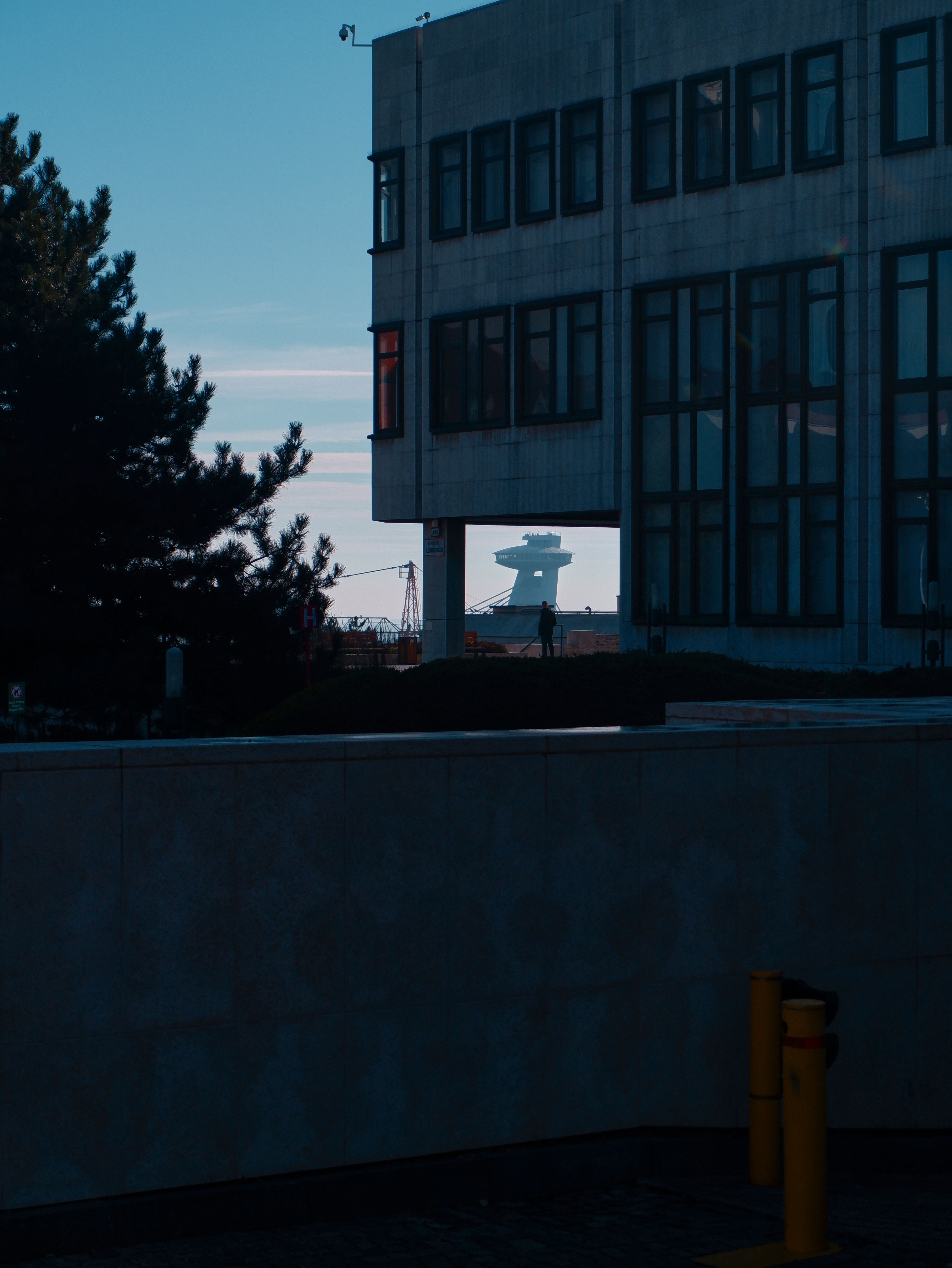 Wall and Building in Town · Free Stock Photo