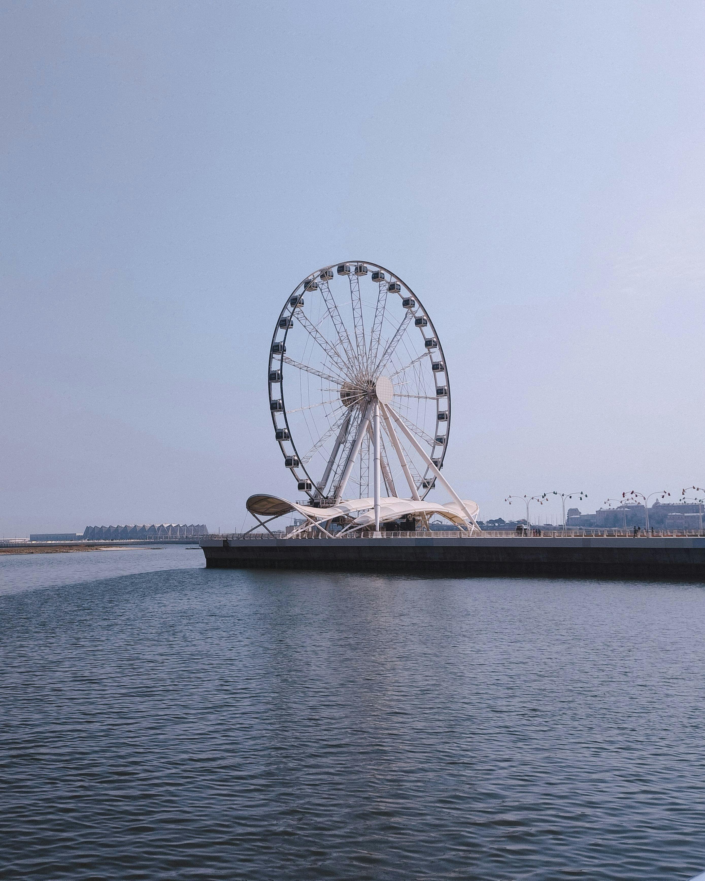 Ferris Wheel and Ship · Free Stock Photo