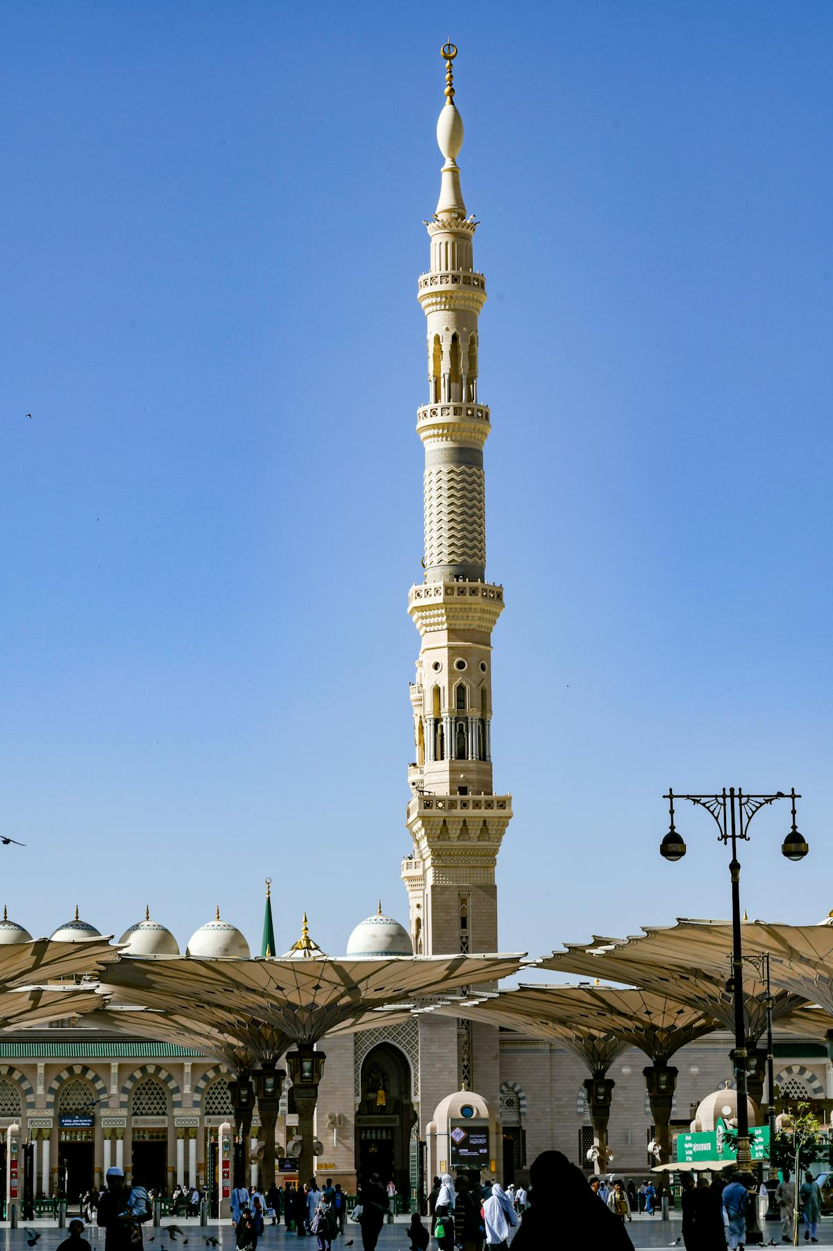 The Prophet's Mosque In Madinah Photos, Download The BEST Free The ...