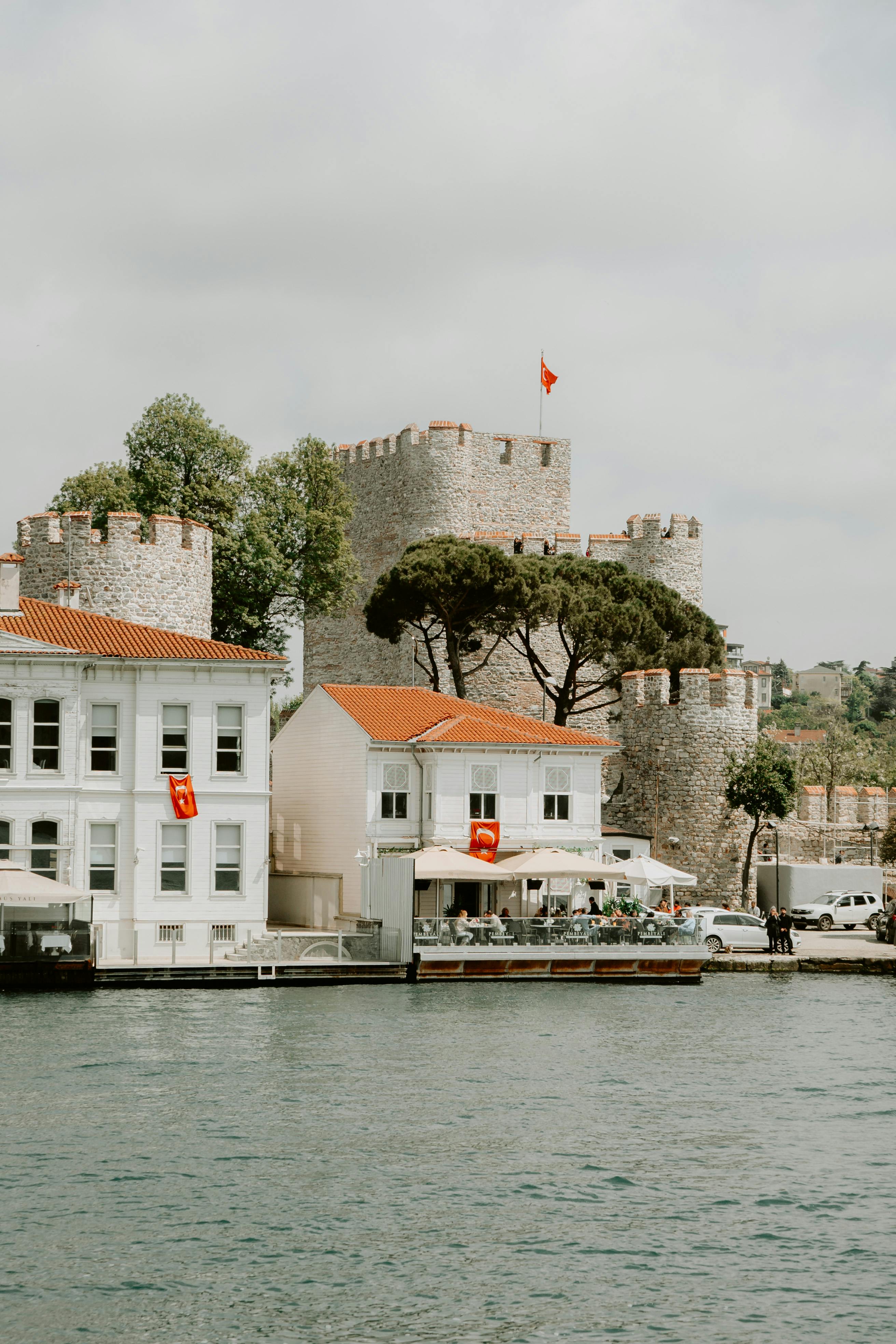 Anadolu Hissari Castle on Coast of Istanbul · Free Stock Photo