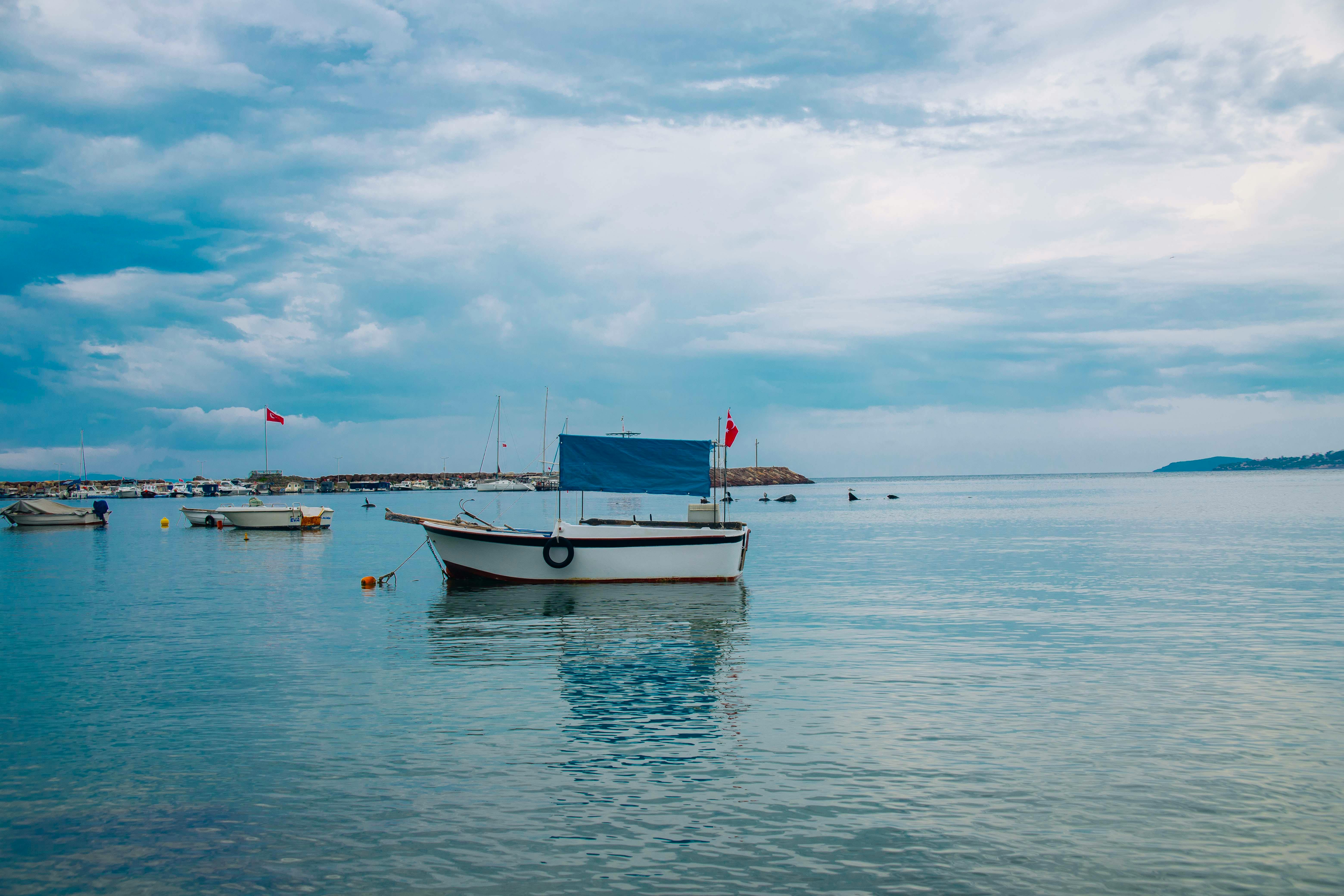 Motorboats on Sea Coast in Turkey · Free Stock Photo