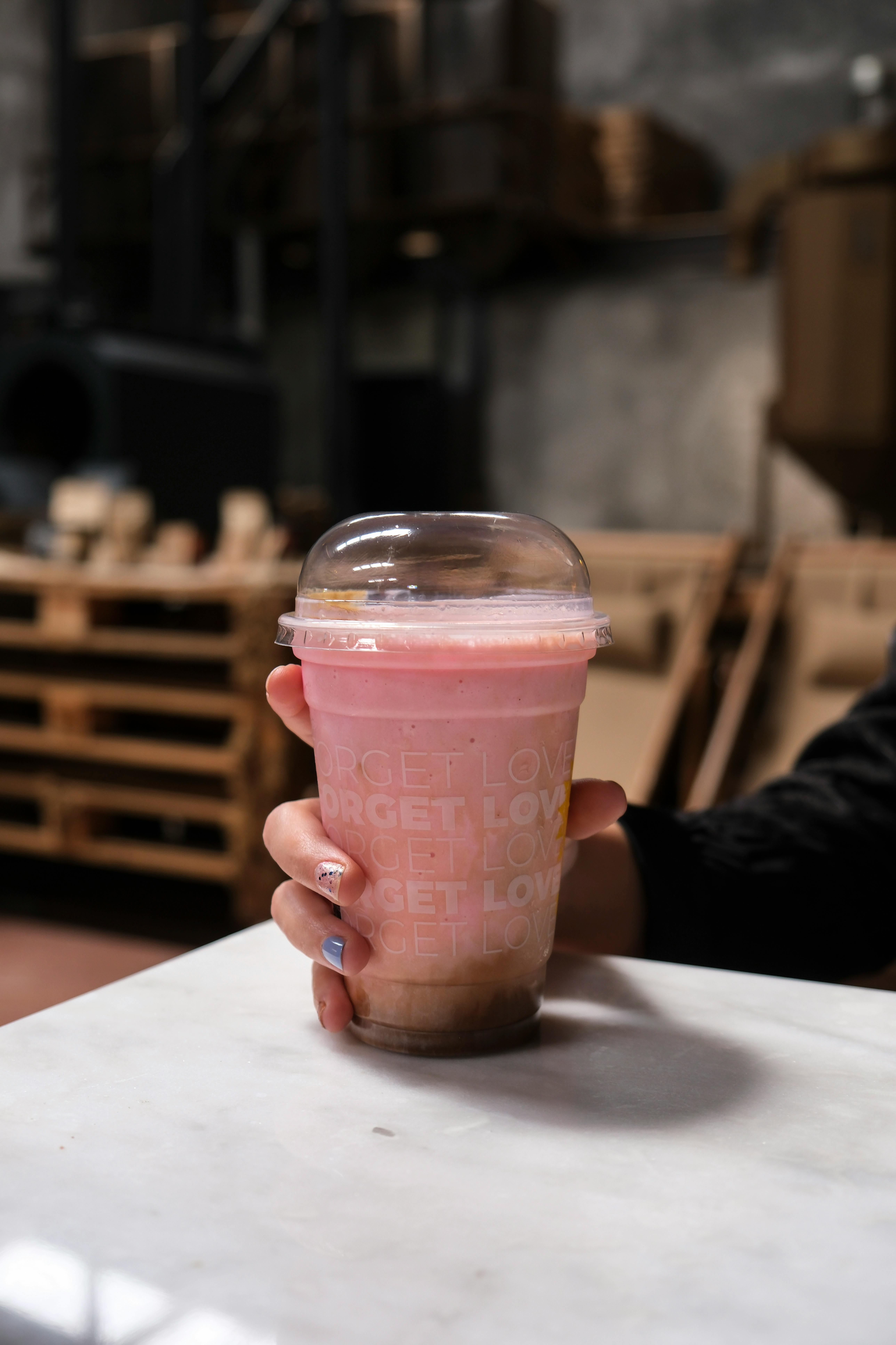 Chlap Pije Shake Photos, Download The BEST Free Chlap Pije Shake Stock ...