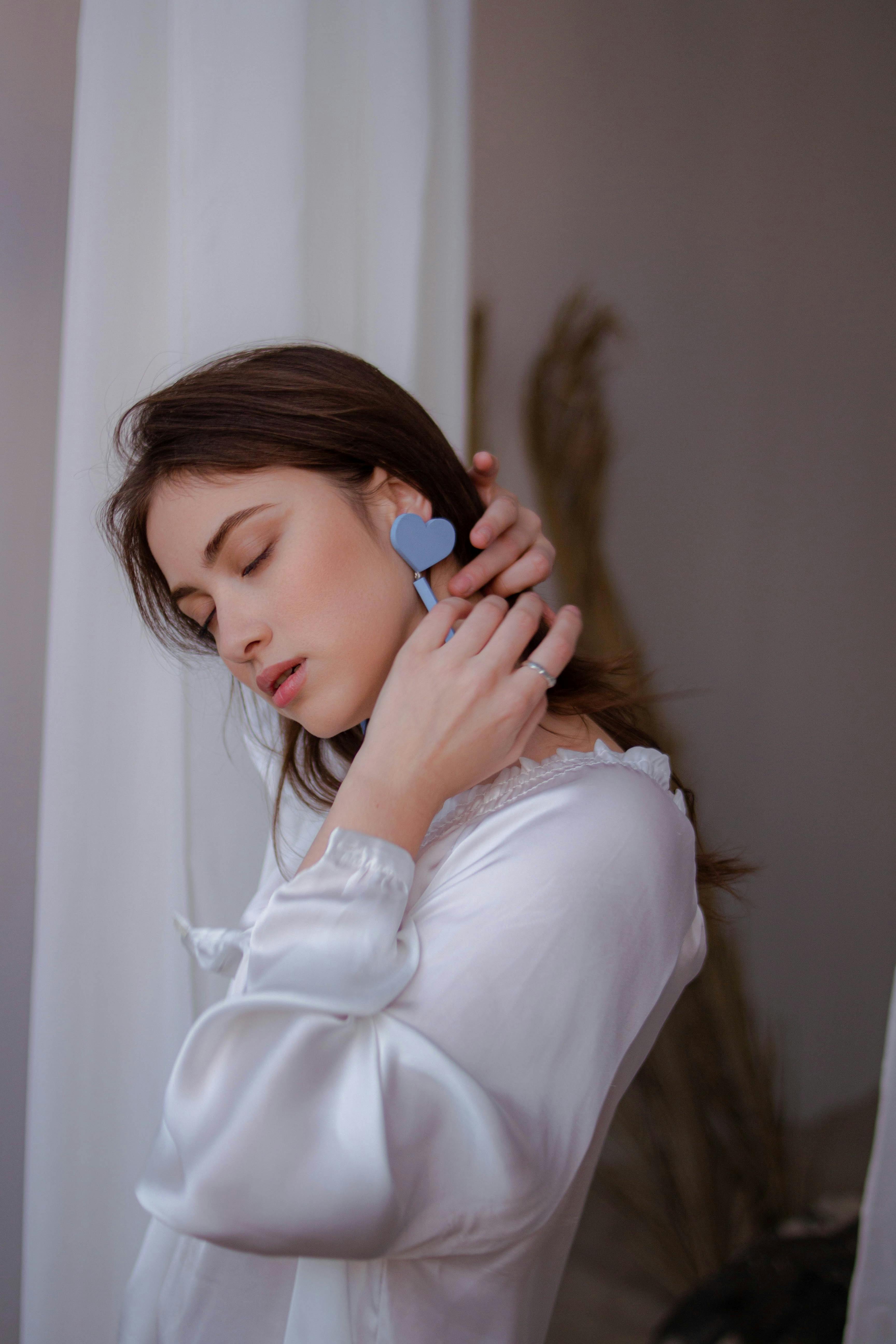 Model in Nightie · Free Stock Photo